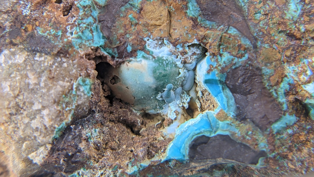 Botryoidal Malachite and Chrysocolla on Quartz & Limonite With Acrylic ...