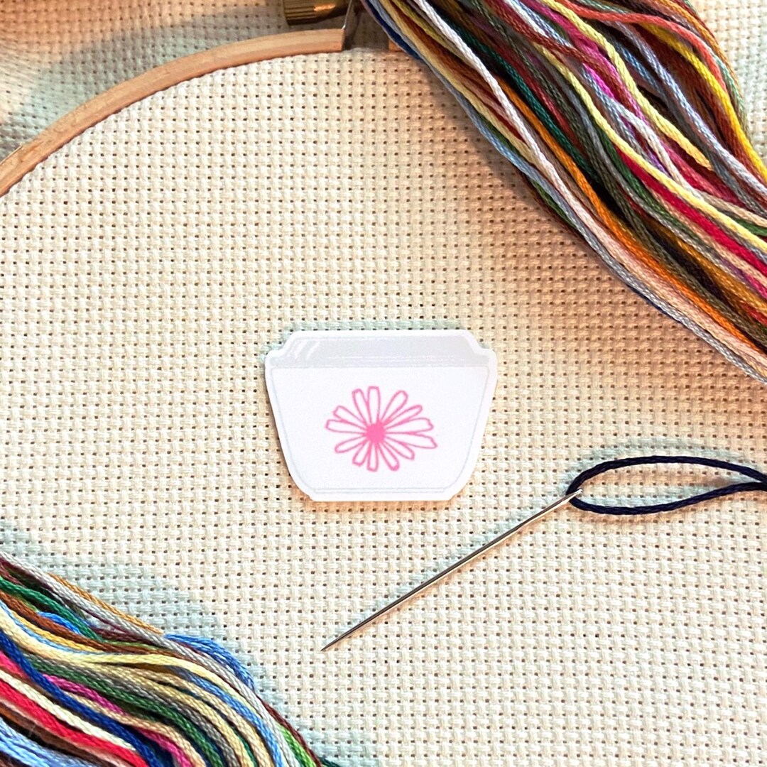 Pink Daisy Needle Minder, Vintage Pink Pyrex, Pink Daisy Needle Mind ...
