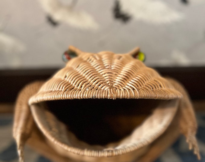 Vintage Wicker FUN Frog Waste Basket/hamper - Etsy