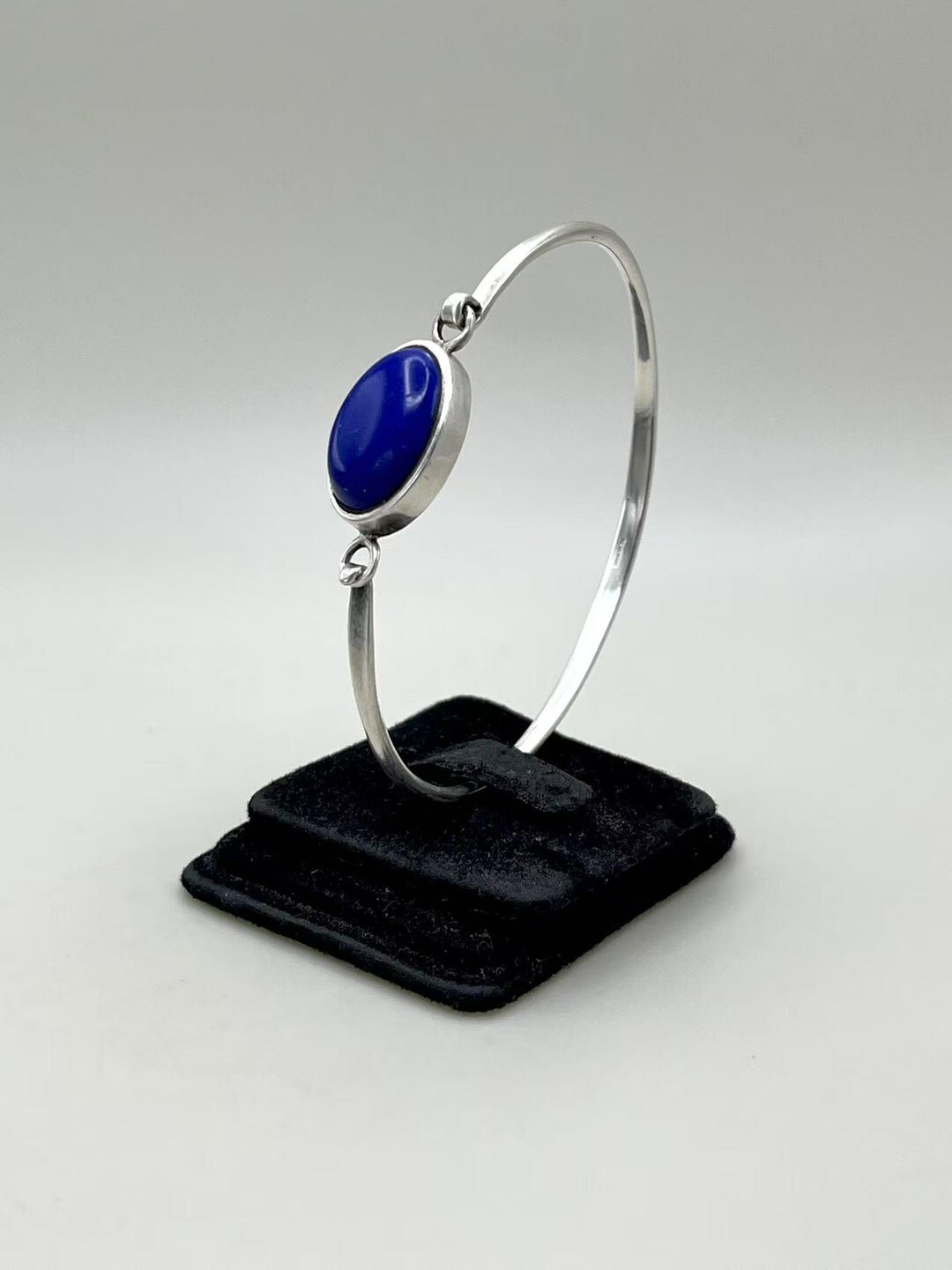 Vintage Sterling Silver Lapis Lazuli Hinged Bangle - 7.25