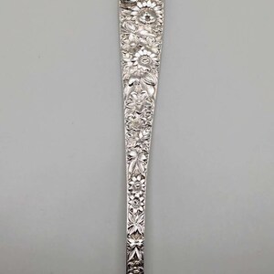 Top Pattern -antique"repousse 1828" by Kirk & Son Sterling Silver Berry ...