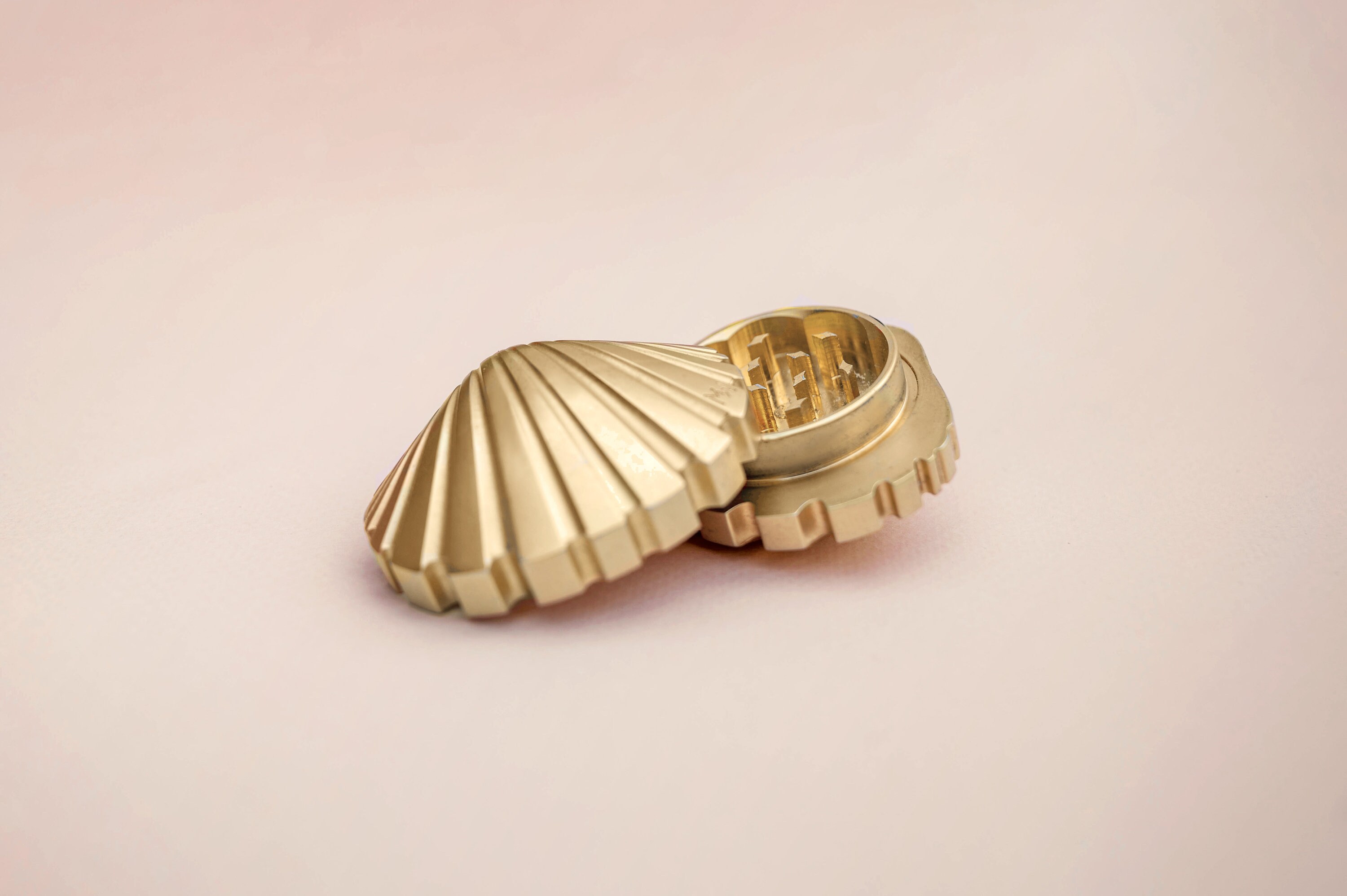 Seashell Weed Grinder Gift for Mom Travel Weed Grinder - Etsy