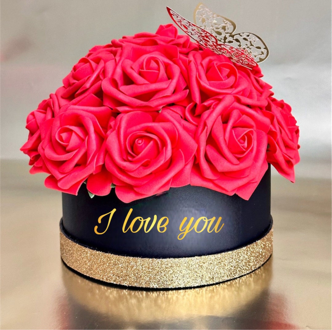 Personalized Rose Box, Round Box With Roses, Anniversary Gift ...