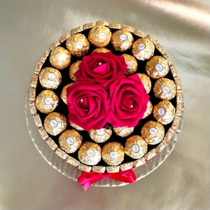 Luxury Ferrero Rocher Round Cake Giftbox. Gift for Birthday ...