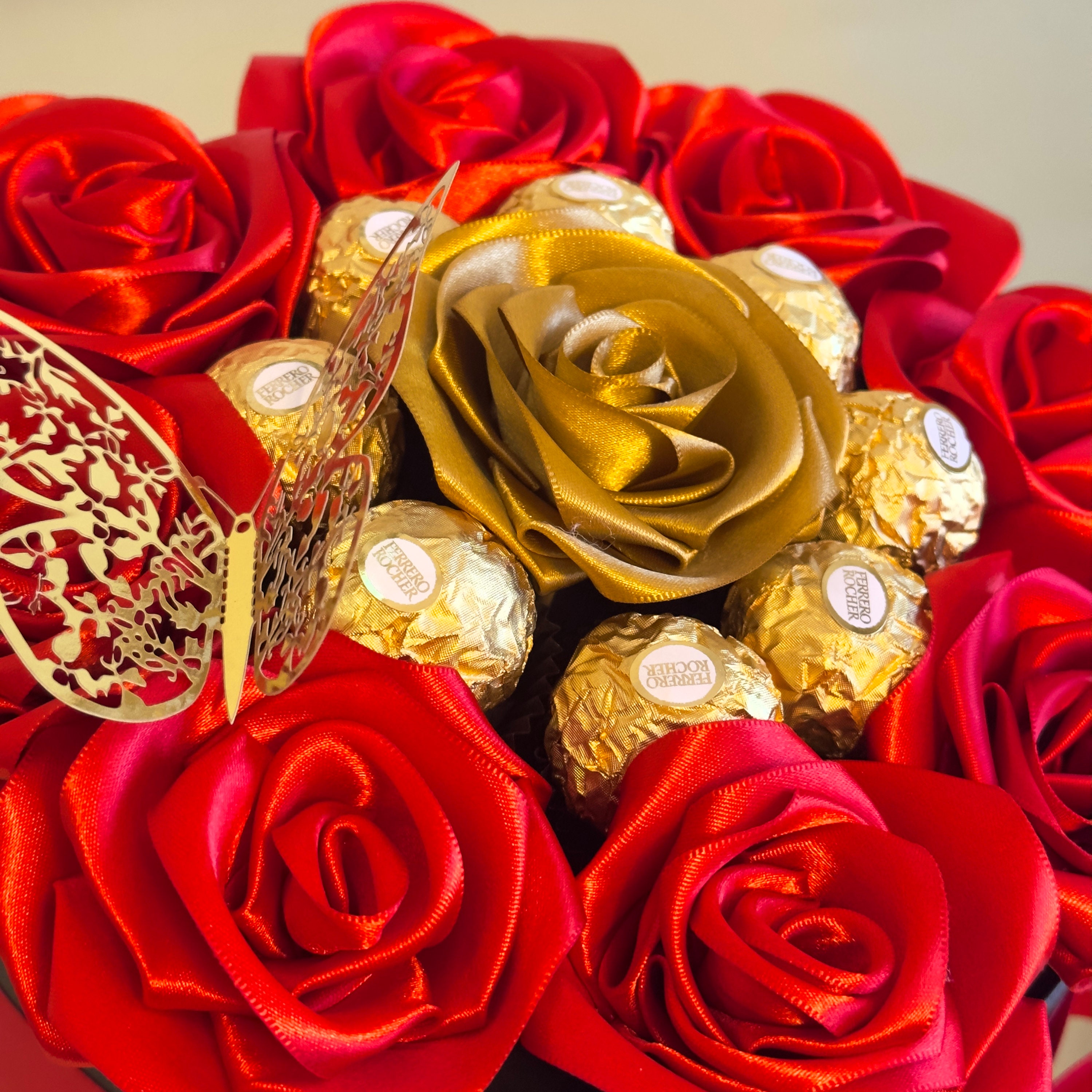 Silk Ribbon Roses. Flower Box. Satin Roses. Eternity Rose. Bouquets Roses. Home Dekor. Rose Box ...