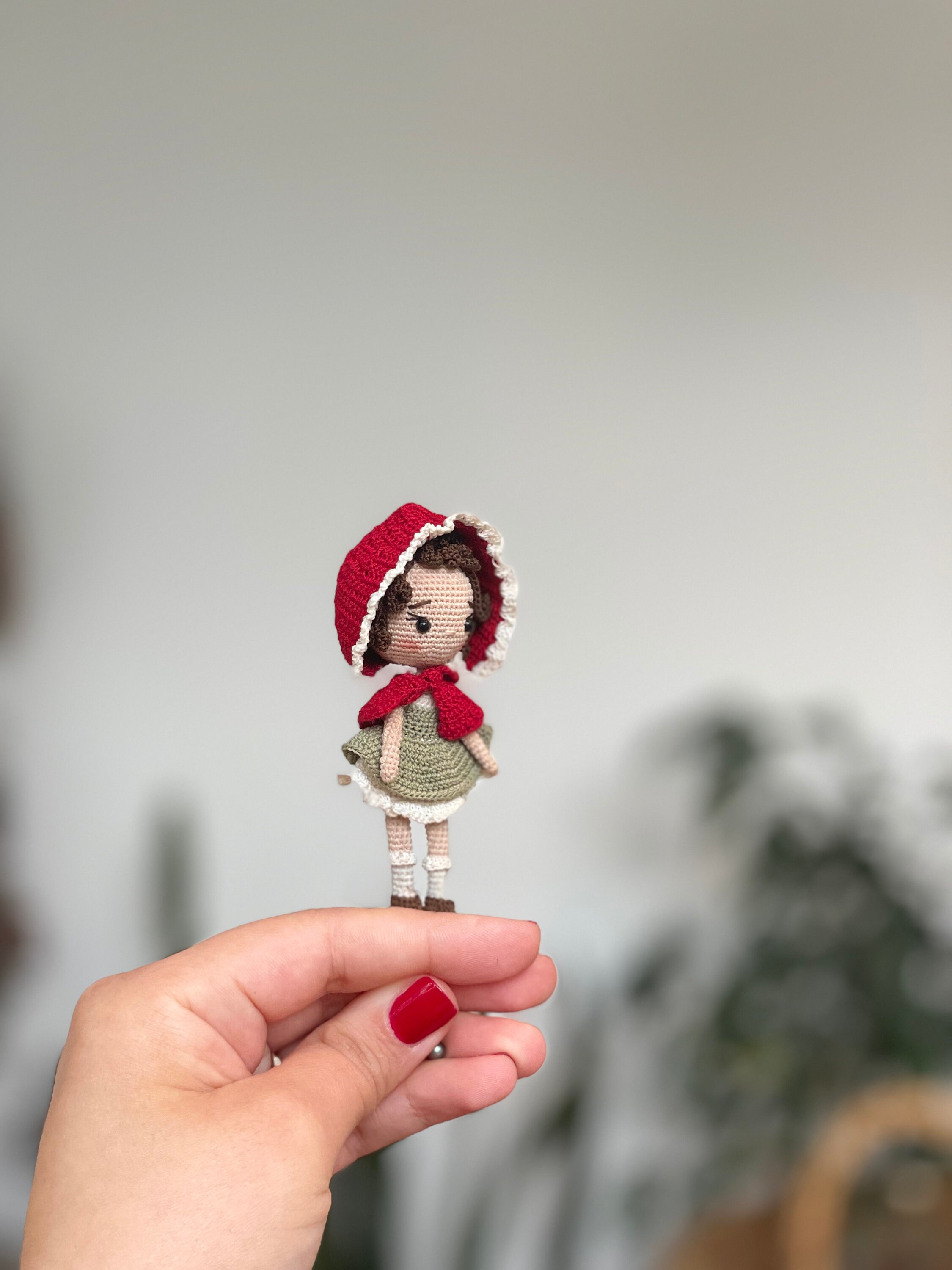 Mini Amigurumi Red Riding Hood, Mini Crochet Red Riding Hood Doll ...
