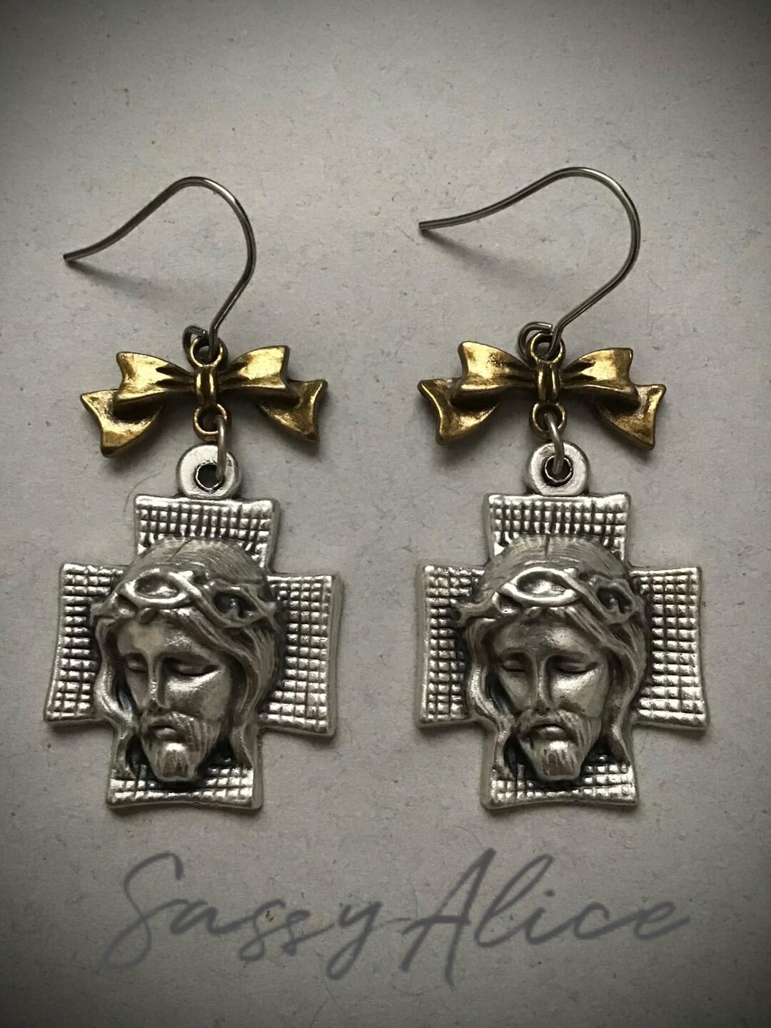 Cute "holy Face of Jesus", Cross-shaped Holy Medal, Chunky Statement ...