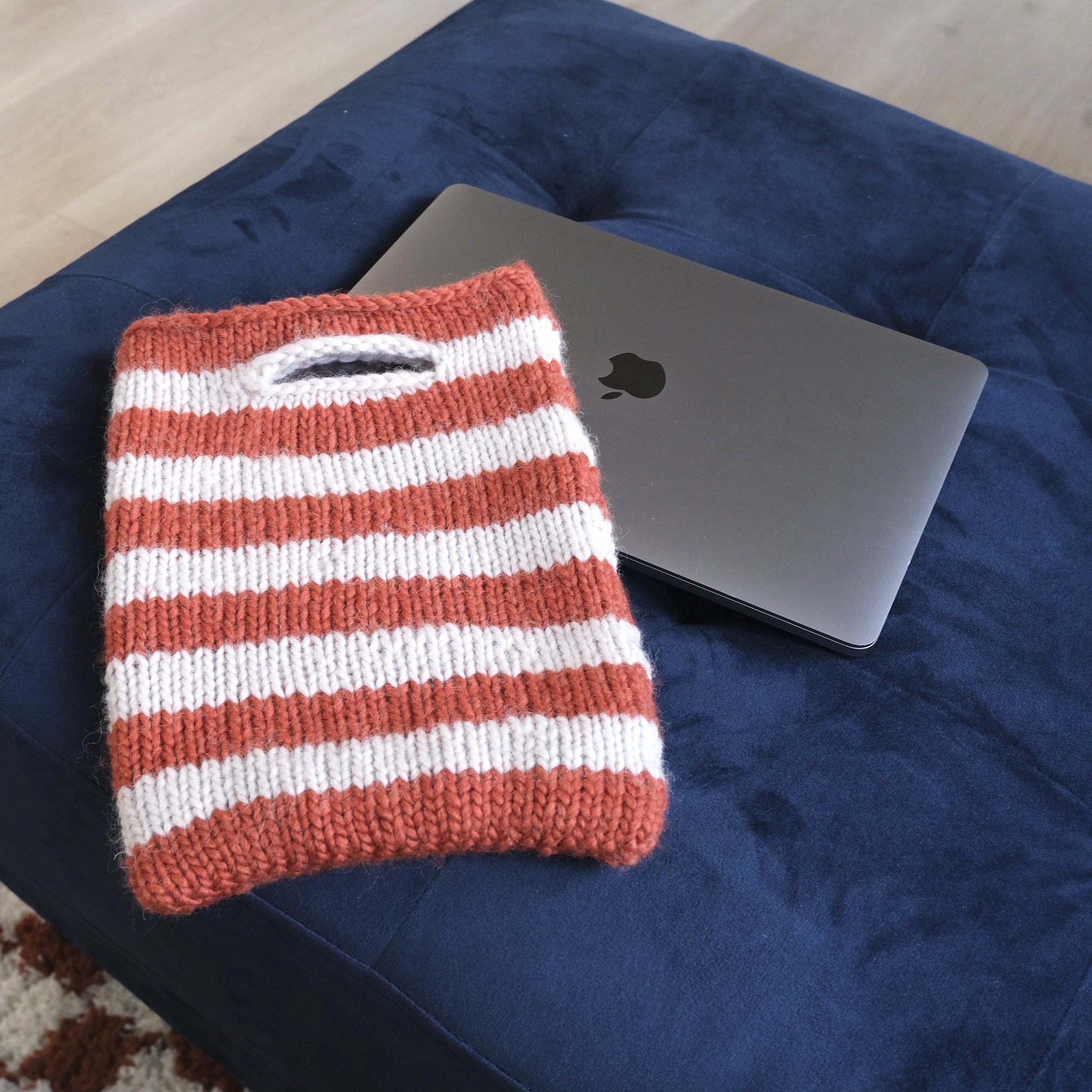 Laptop Sleeve Knitting Pattern | iPad Knitting Pattern, Knitted Pouch ...