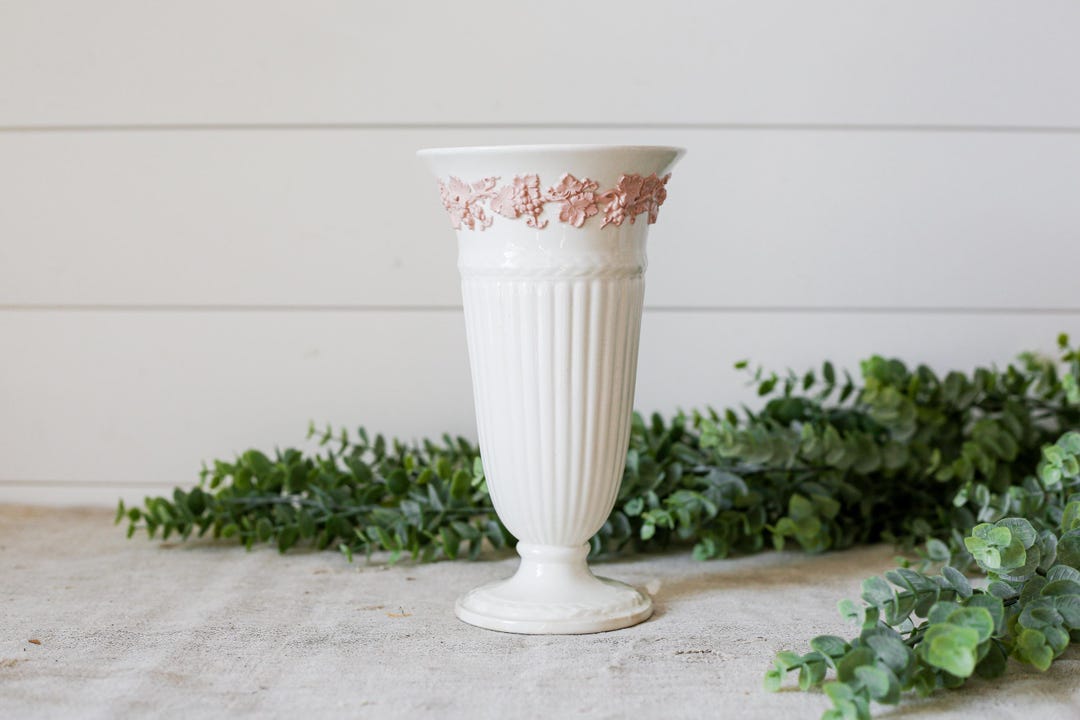 Vintage Wedgwood Pink Queensware 8" Vase, C1960 - Etsy