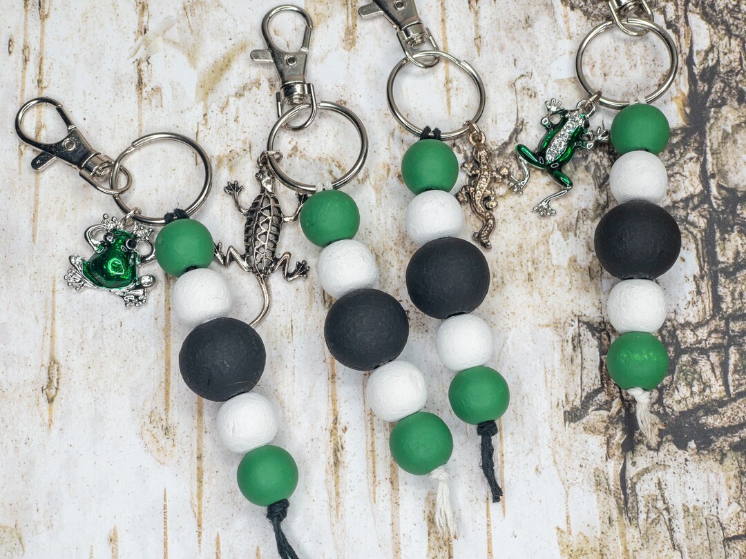 Wooden Bead Frog Keychains and Lizard Keychains - Etsy