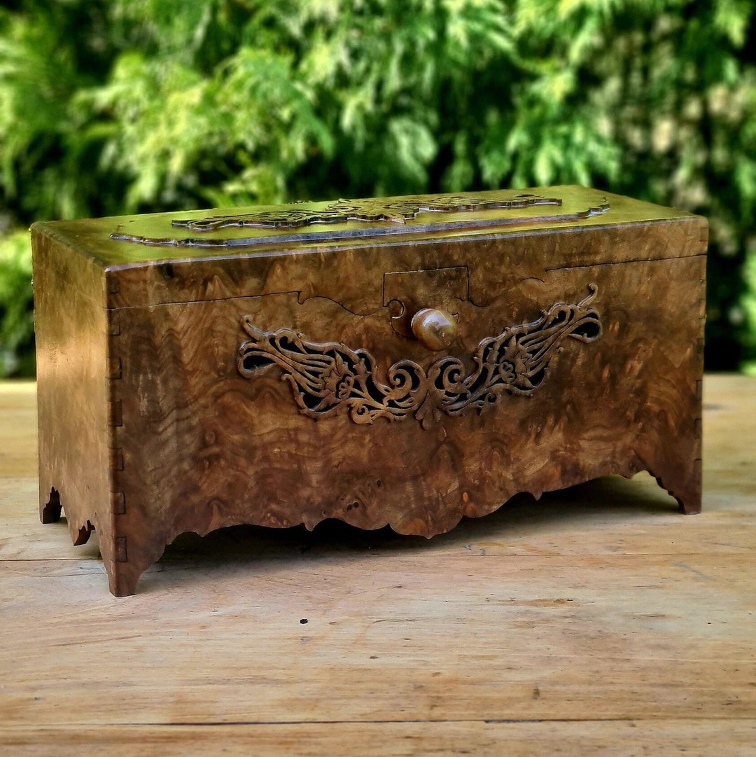 Special Handcarved Walnut Burl Jewelry Box, Christmas Gift - Etsy