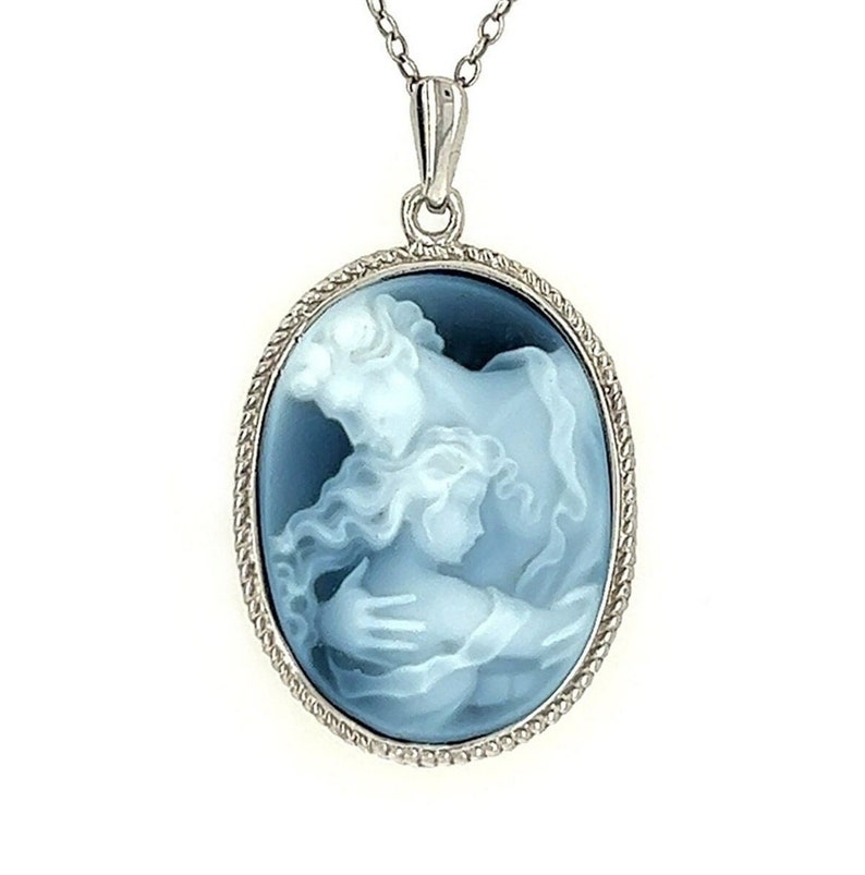 Blue Agate Lovers Cameo Pendant – Sterling Silver, 18