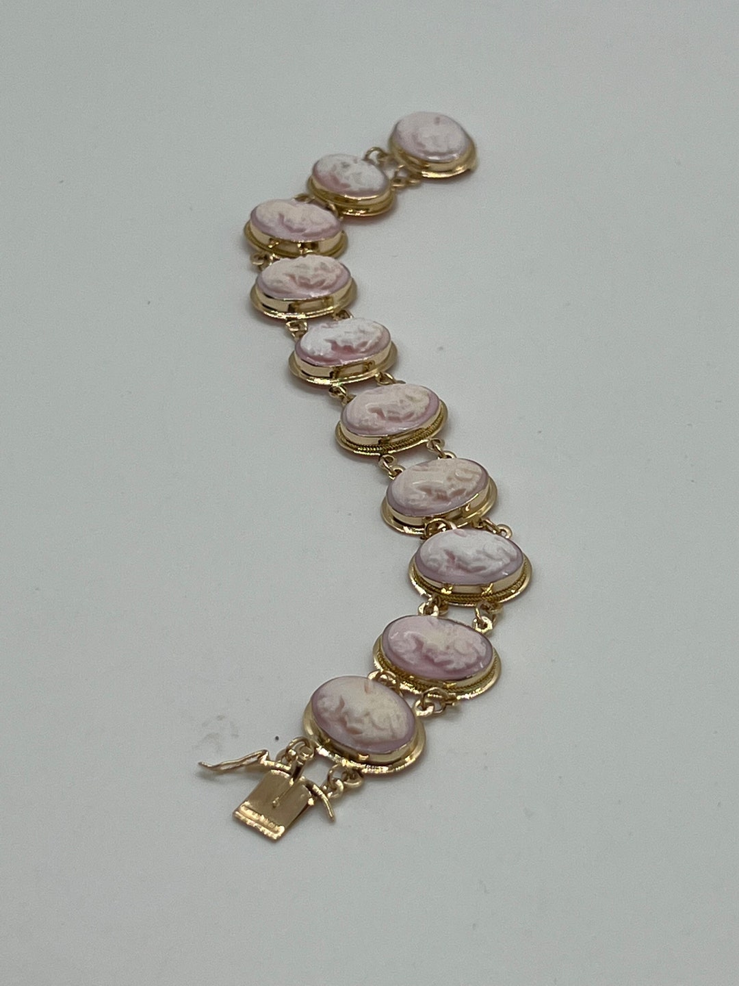 Conch Shell Cameo 14K Link Bracelet With Profile of a Victorian Woman ...