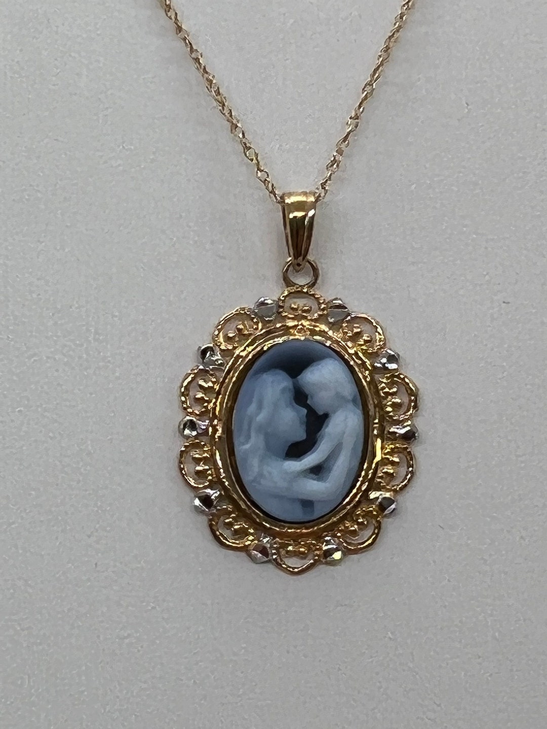14K Everlasting Love Blue Agate Cameo Pendant With Ornate Gold Detail ...