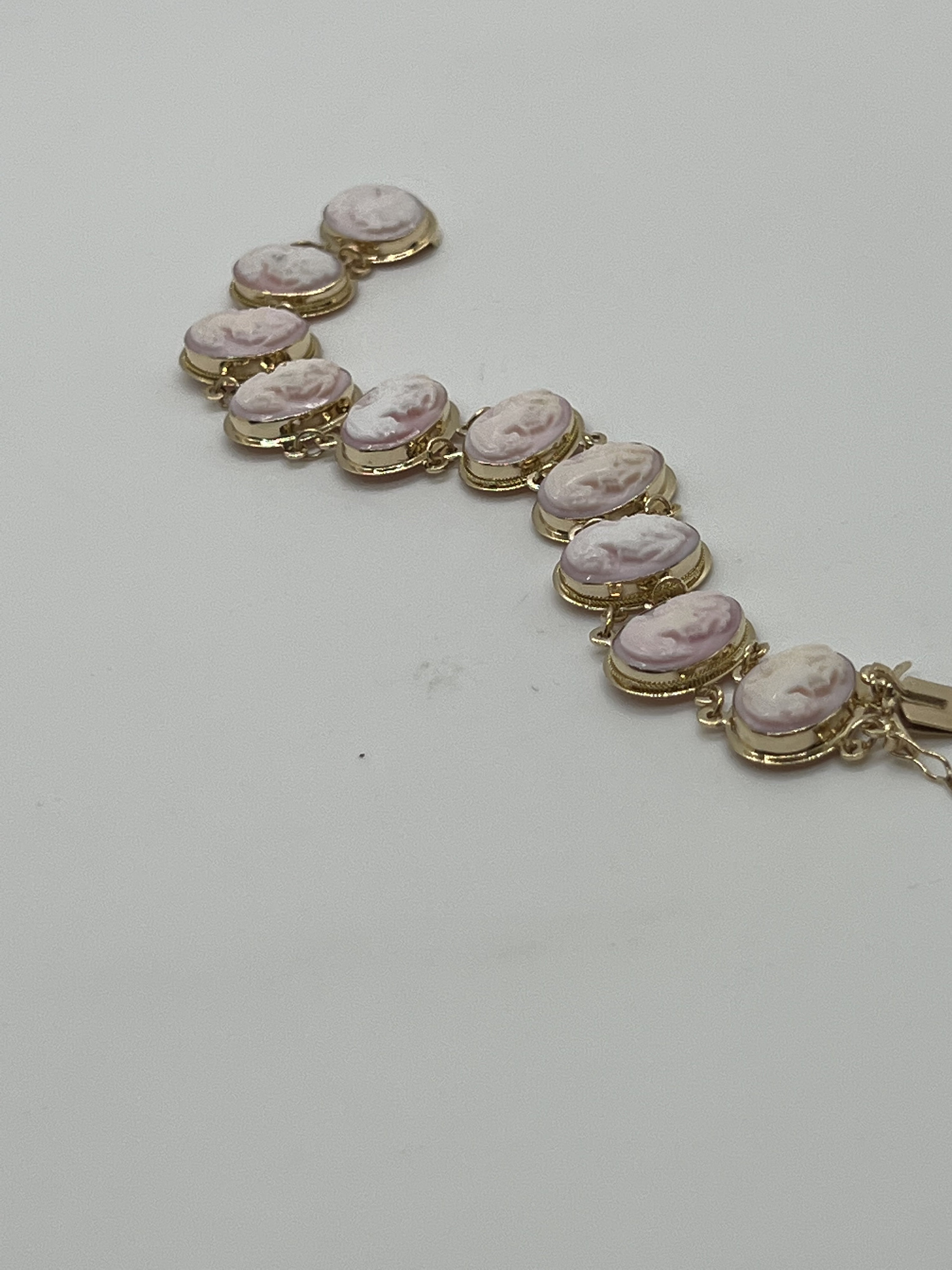 Conch Shell Cameo 14K Link Bracelet With Profile of a Victorian Woman ...