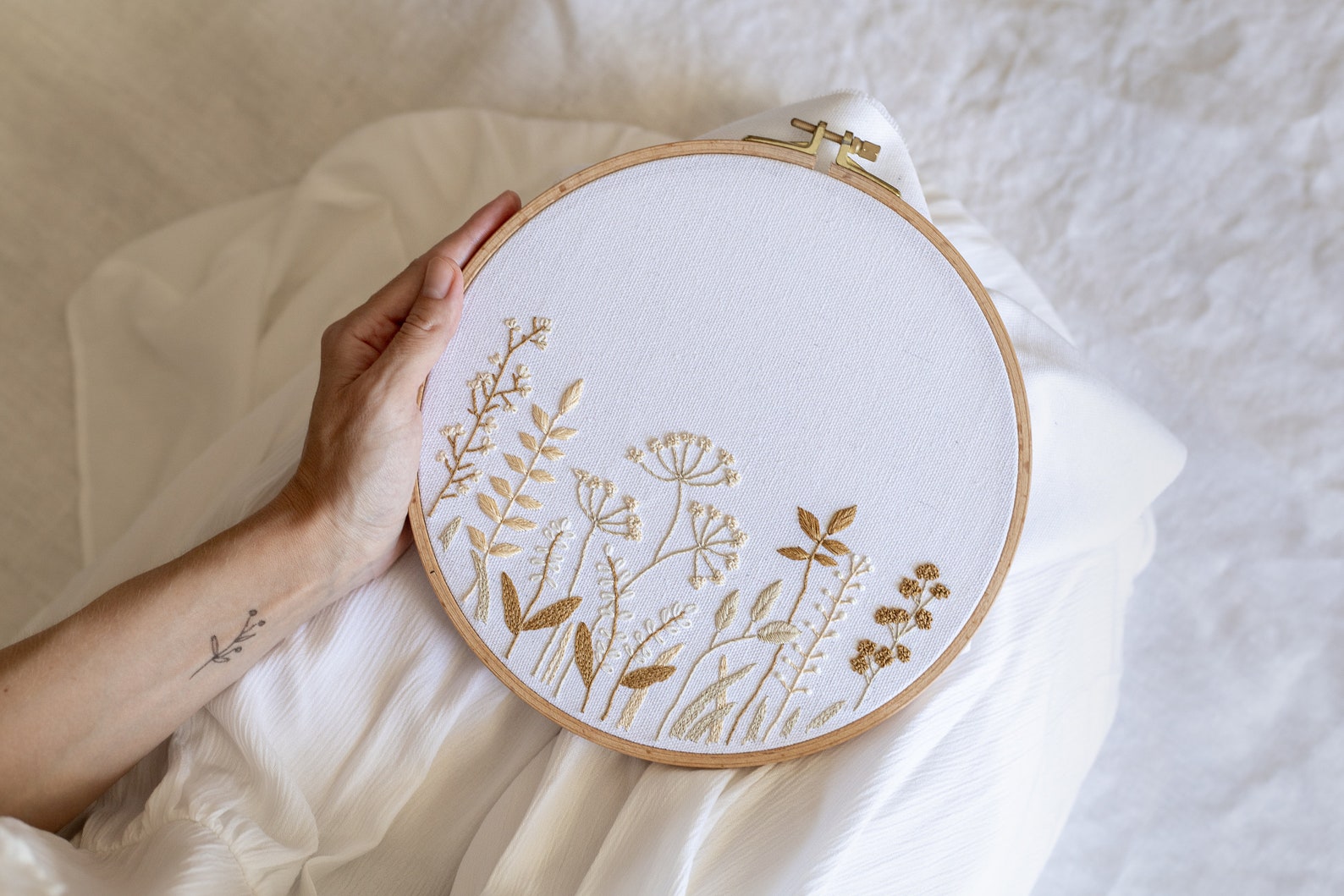 Wildflowers Meadow Embroidery Pattern Video Tutorial, Beginner ...