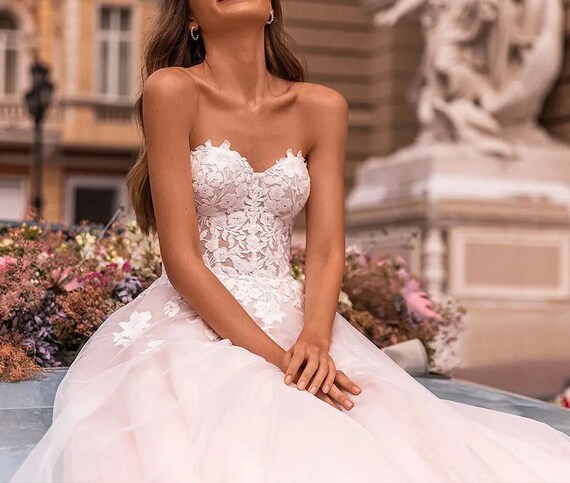 Wedding Dresses Sweetheart Neckline Princess Ball Gown Strapless