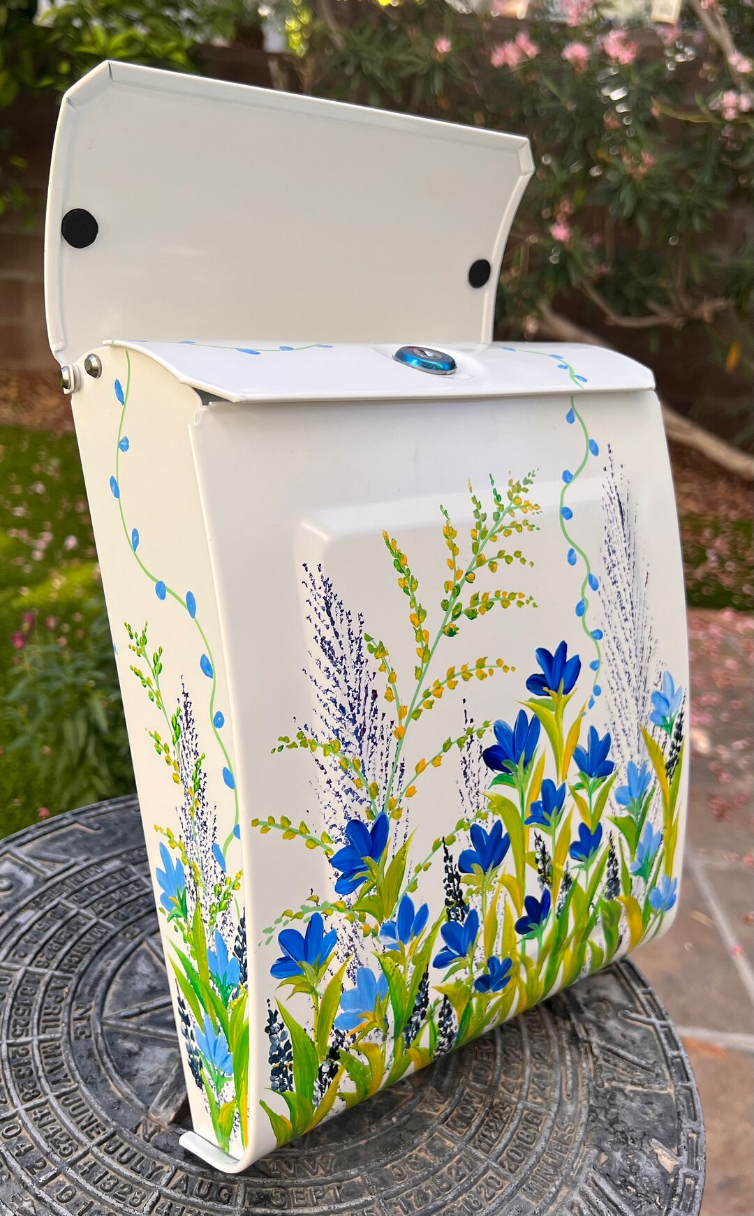 Locking Wall Mount Mailbox, Small Lockable Modern White Metal Mailbox ...