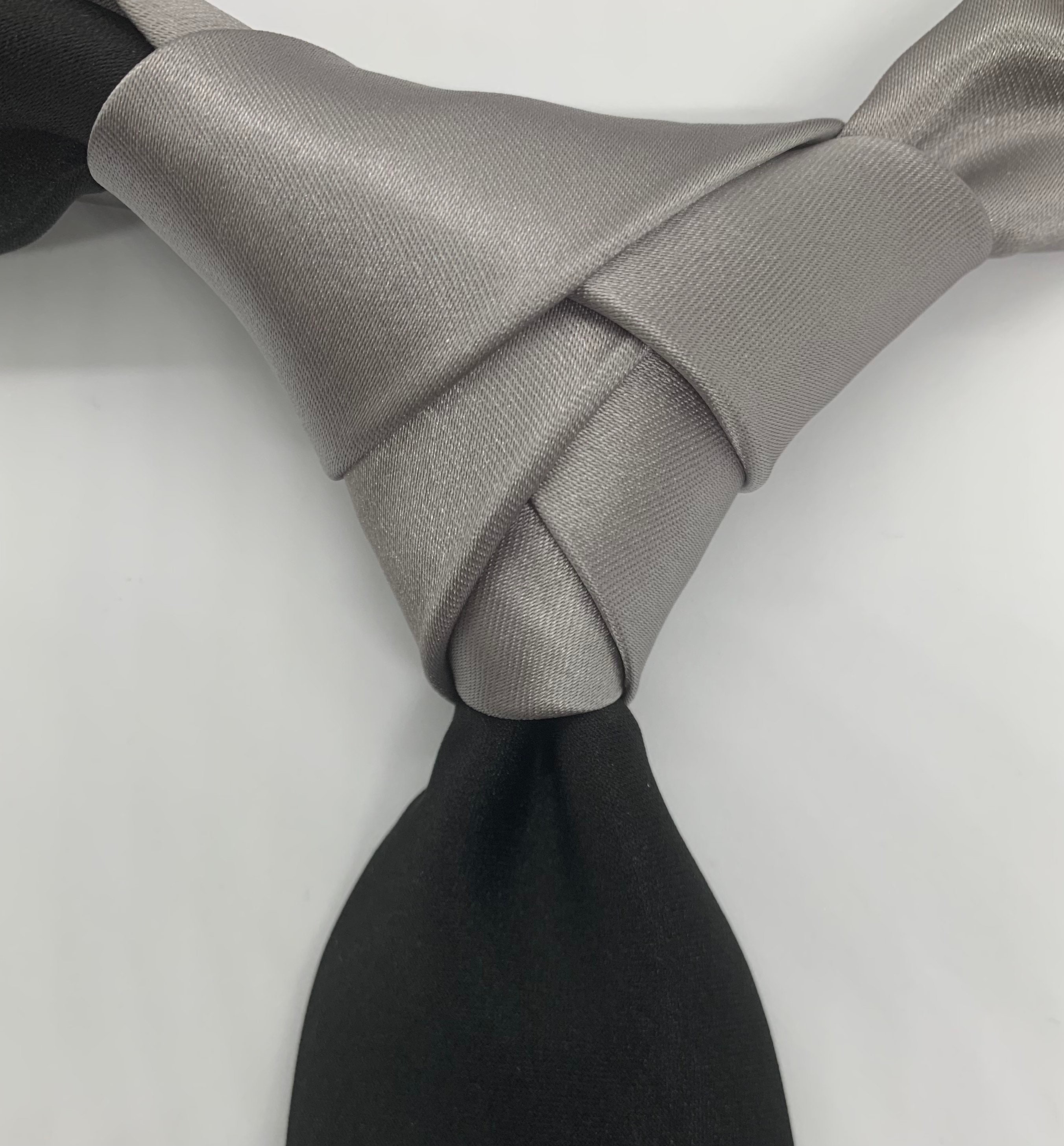 Double Merovingian Knot