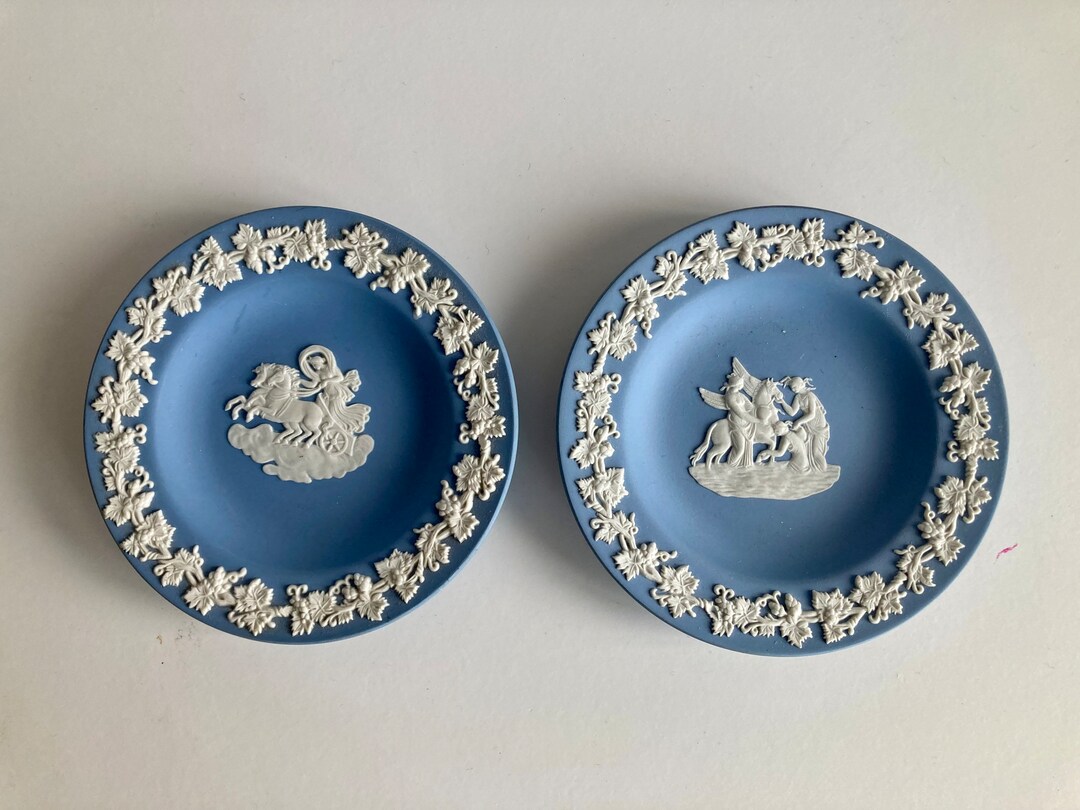 2 Vintage Blue Wedgewood Jasperware Plates - Etsy