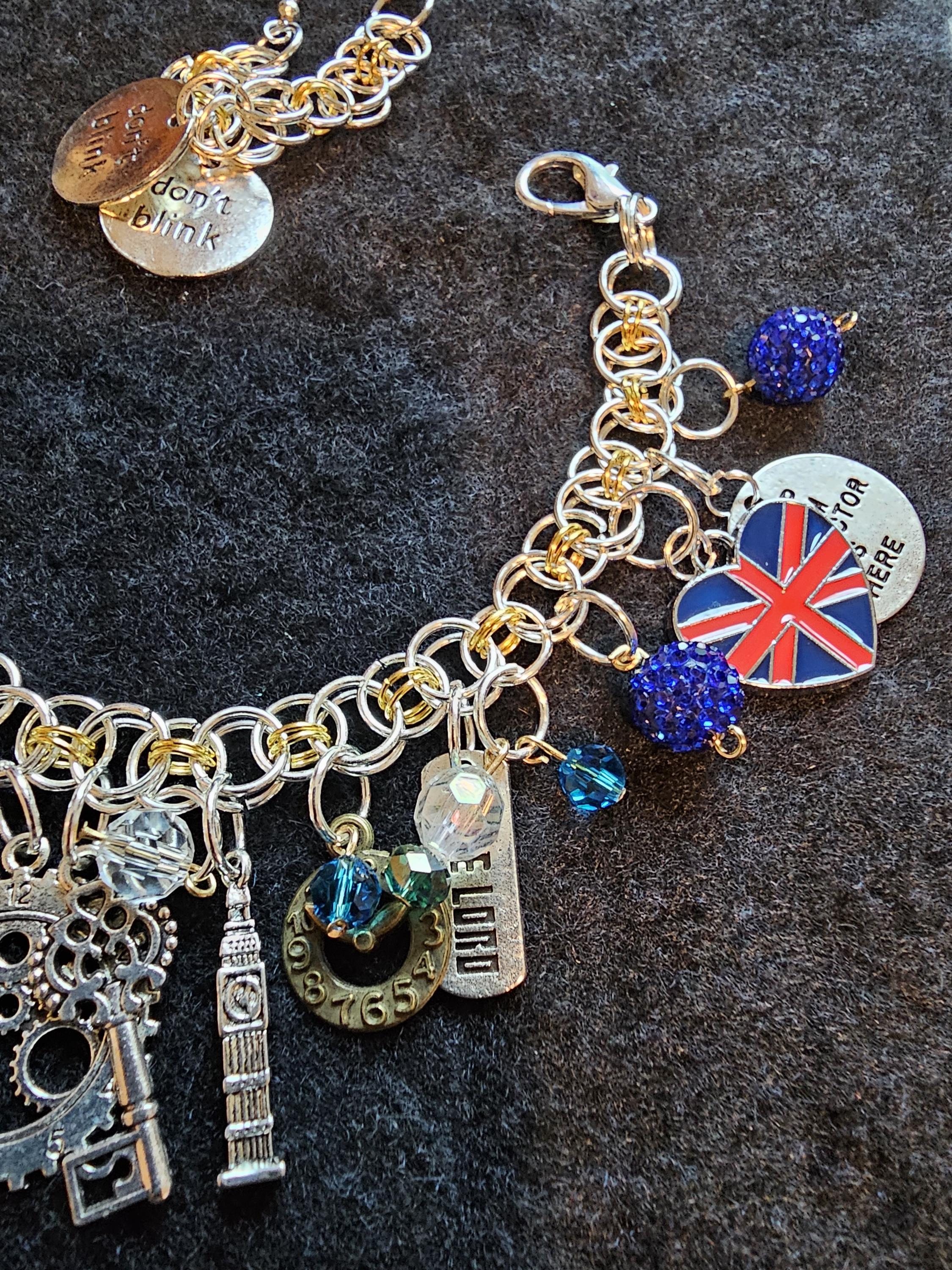 Doctor Who Helm Charm Bracelet and Earring Set - Etsy