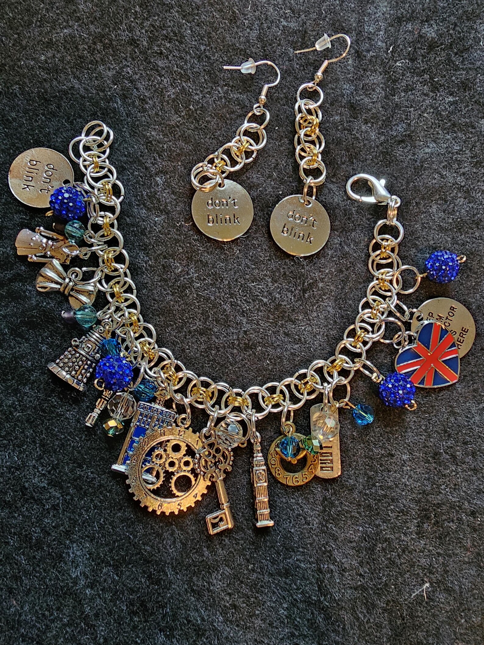 Doctor Who Helm Charm Bracelet and Earring Set - Etsy