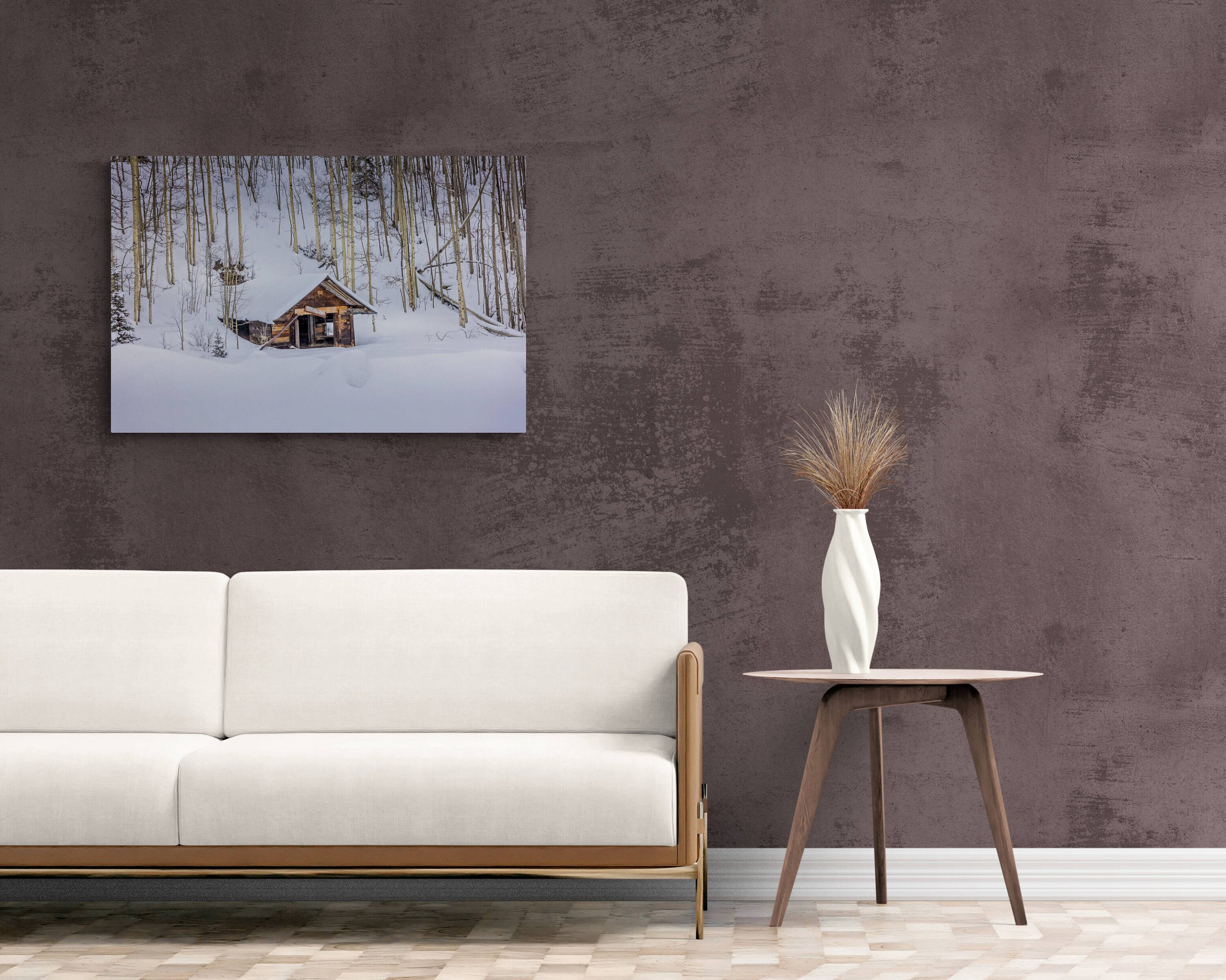 Rustikale Hütte im verschneiten Wald, Winterlandschaft Foto, Espe ...
