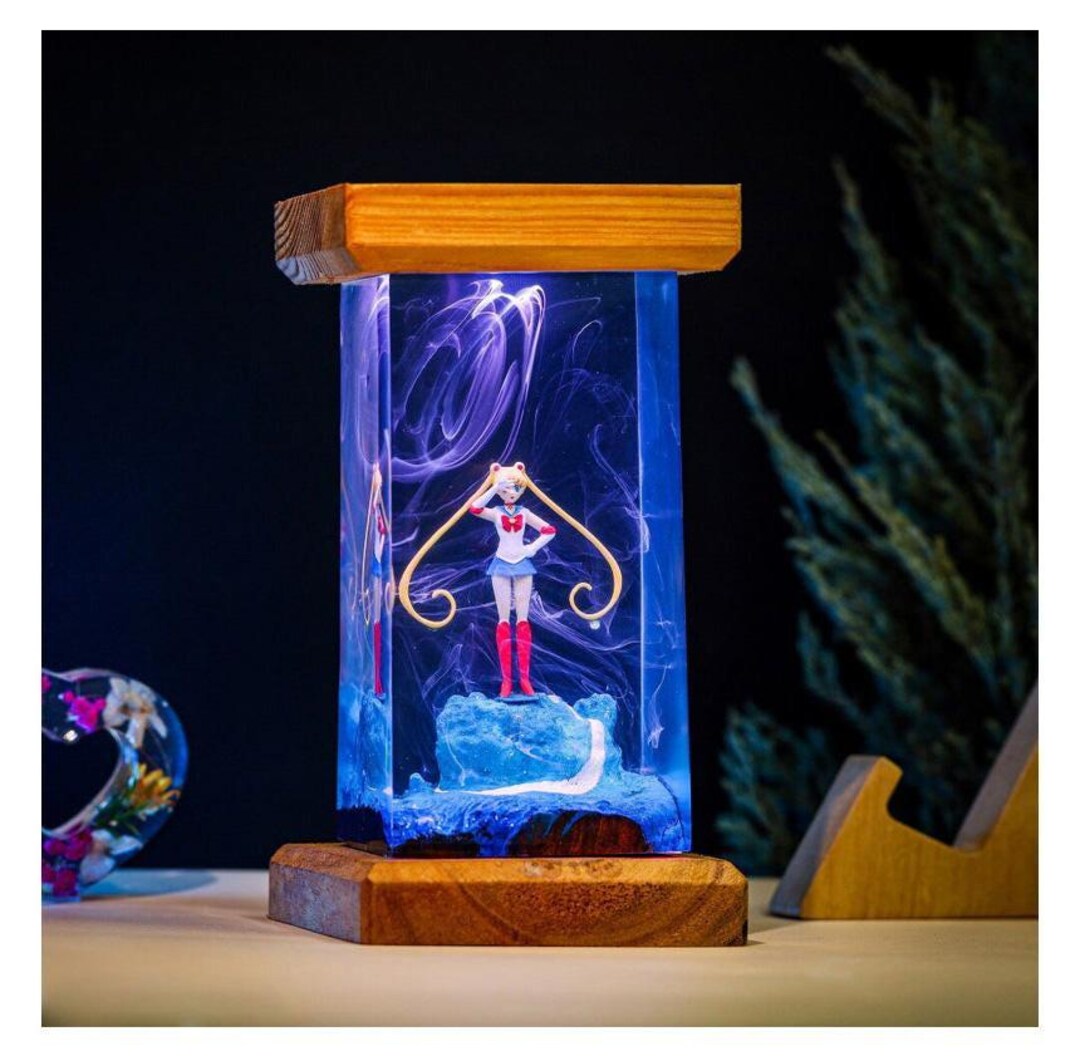 Sai.lor Anime Epoxy Lamp, Moon Resin Diorama Lamp, Custom Diorama Kit ...