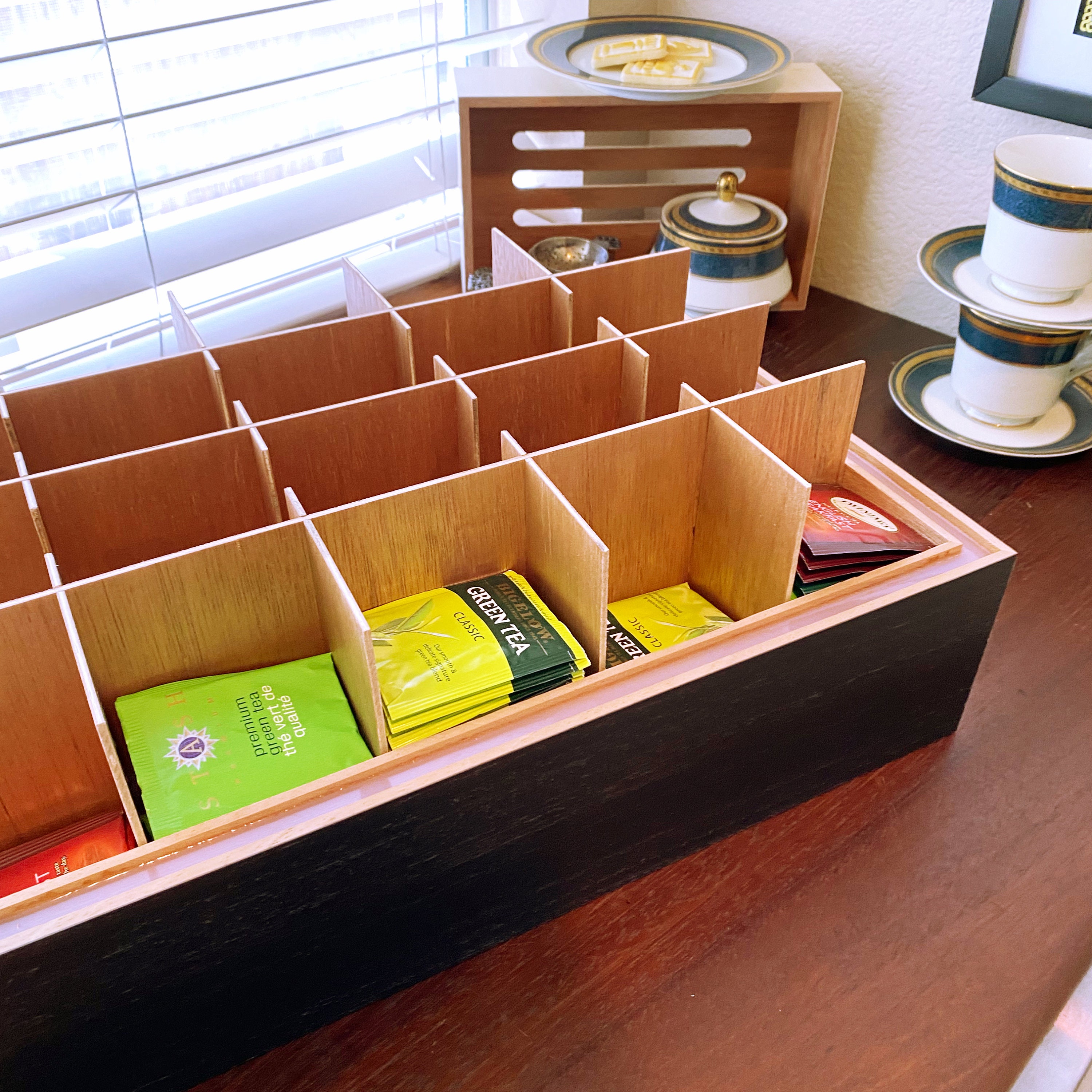 600 CT - Black Gabon Ebony Tea Box With Mahogany Inside and Swede ...