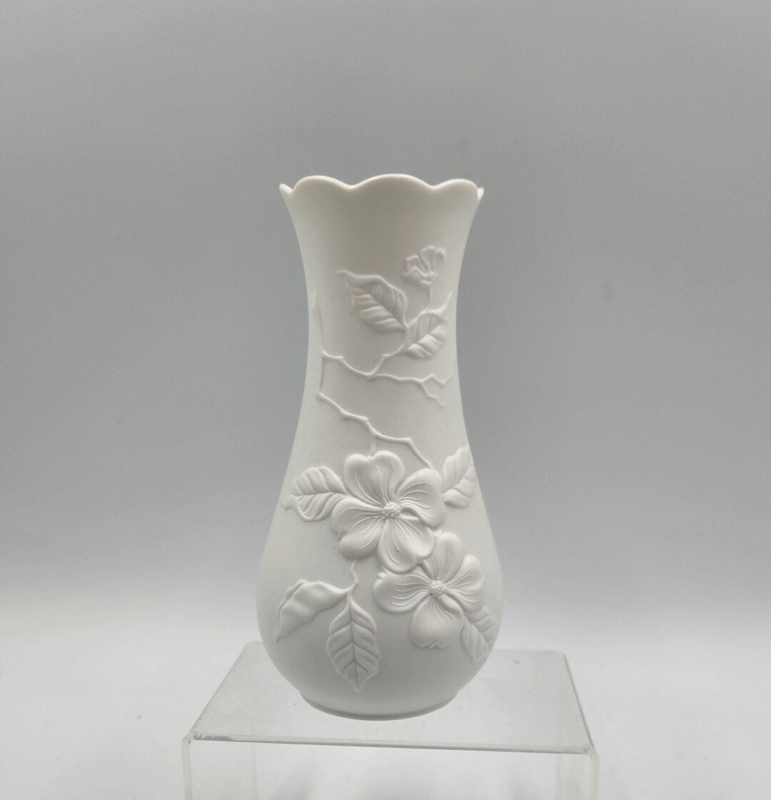 Vintage Kaiser White Bisque Porcelain Vase With Raised Flowers and ...