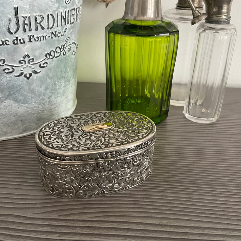 Metal Gift Box - 60+ Gift Ideas for 2024