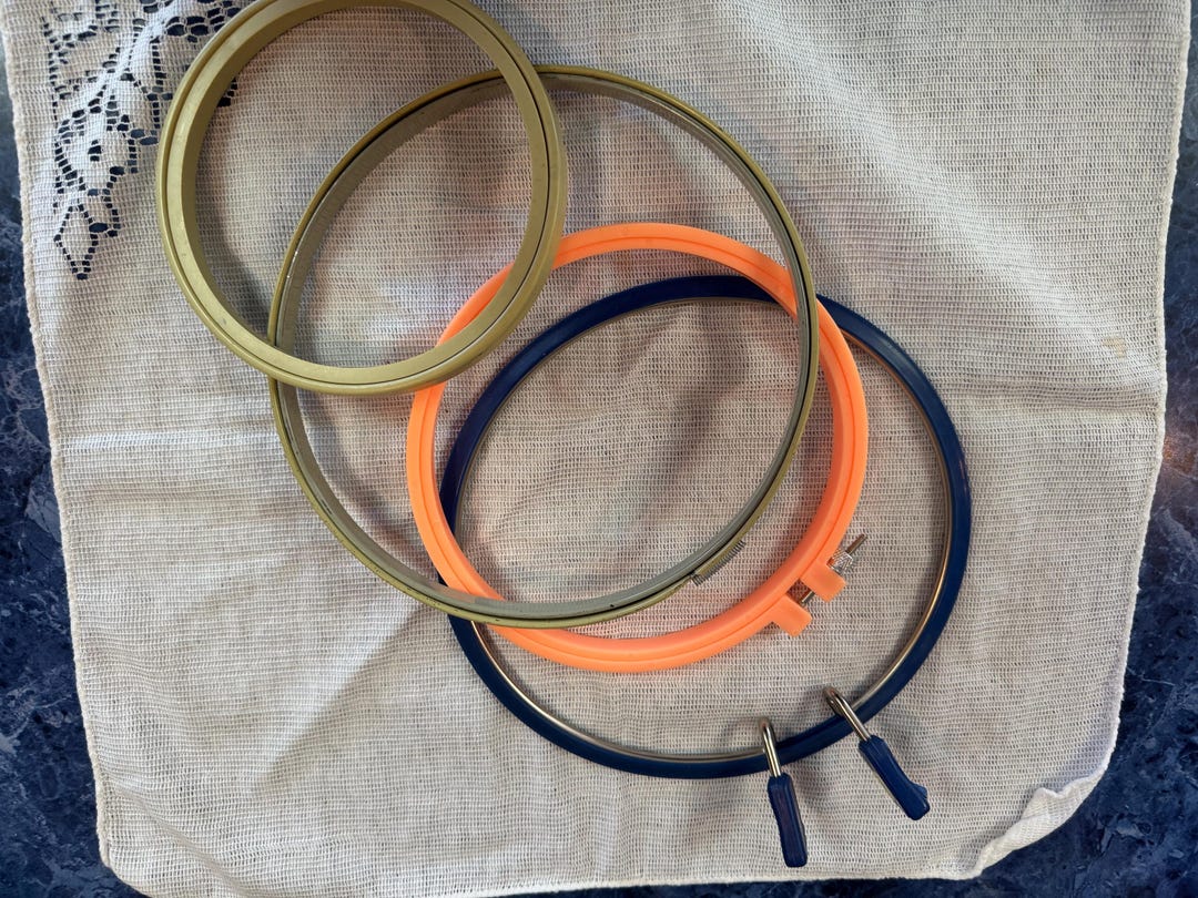 Vintage Grouping of 4 Embroidery Hoops - Etsy
