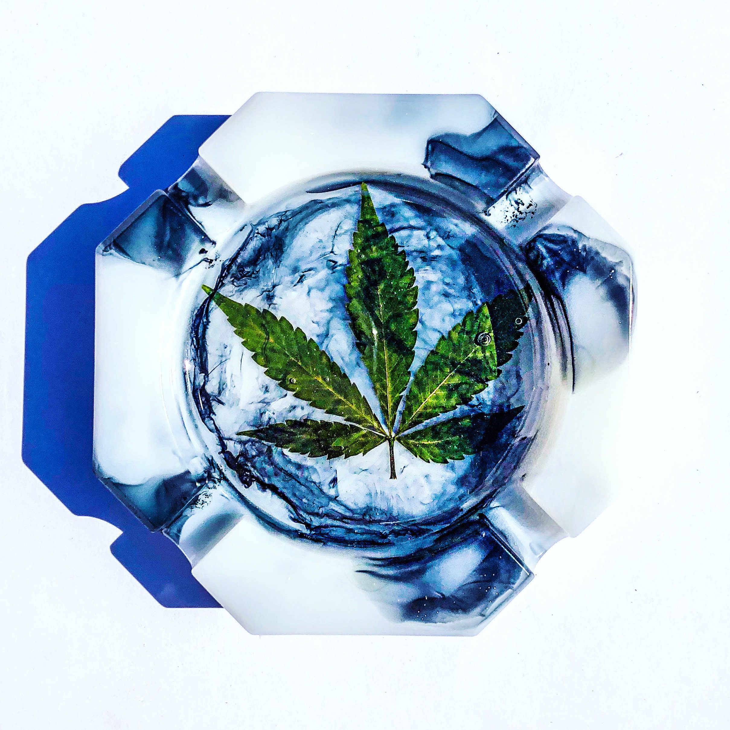 Black Marijuana Leaf Ashtray Collectibles Ashtrays etna.com.pe