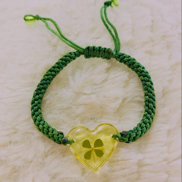 Clover in Resin - Etsy