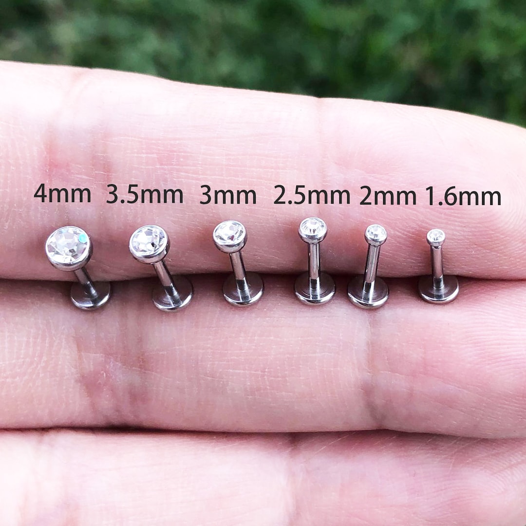 18g 6mm, 8mm, 10mm Internally Threaded 1.6mm, 2mm, 2.5mm, 3mm, 4mm Clear Tragus Triple Forward ...