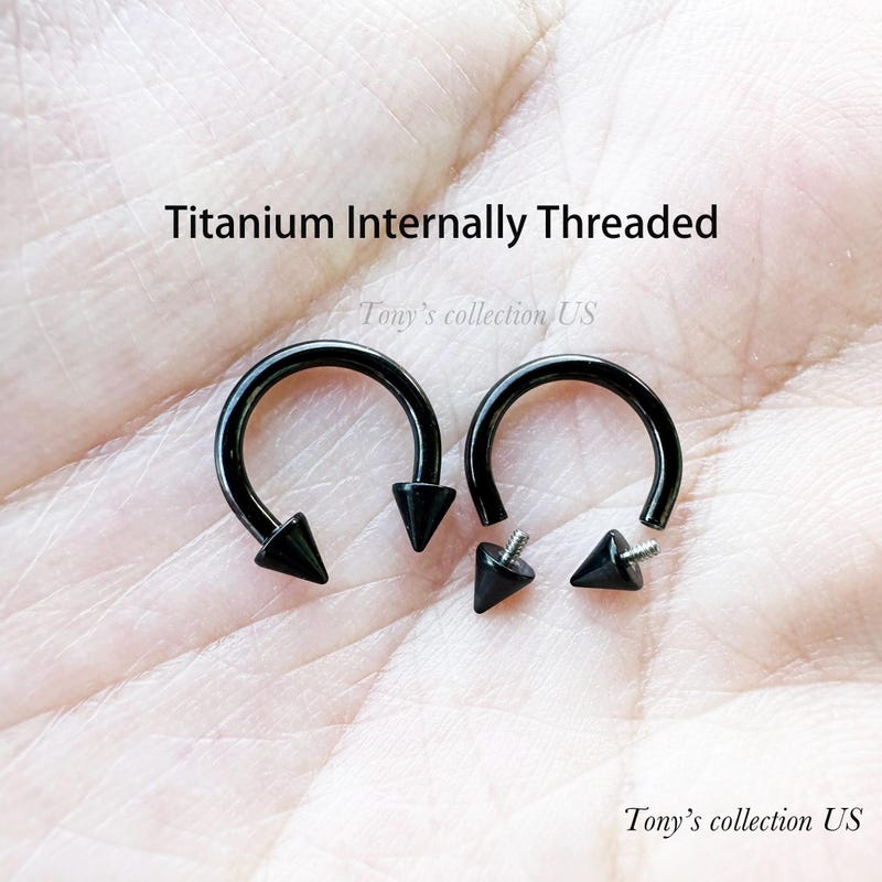 Black Labret Spiked Ring - Etsy