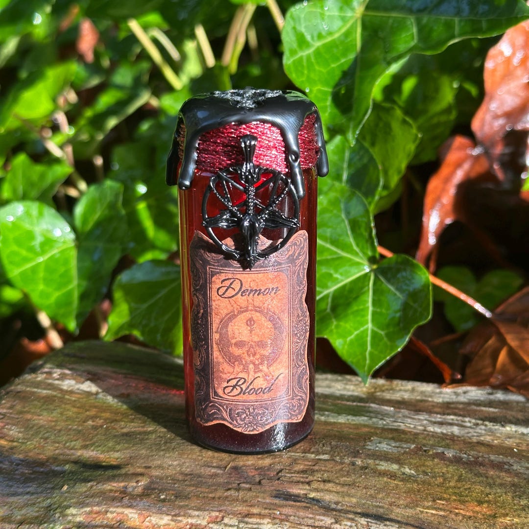 Demon Blood DICE Potion | Color Changing TTRPG Bottle | Fantasy Prop ...