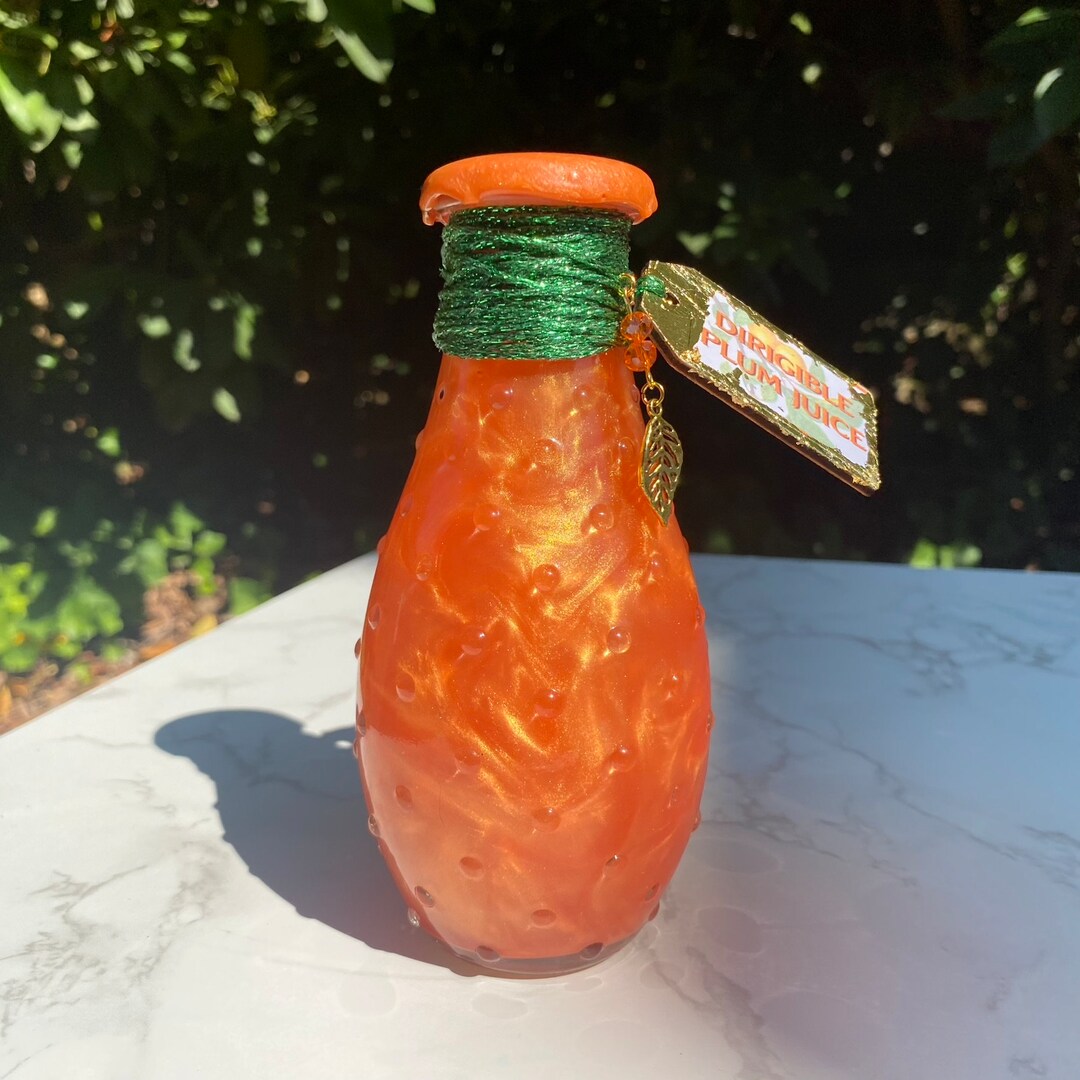 Plum Potion | Decorative Color Changing Potion Bottle | Wizard Prop ...