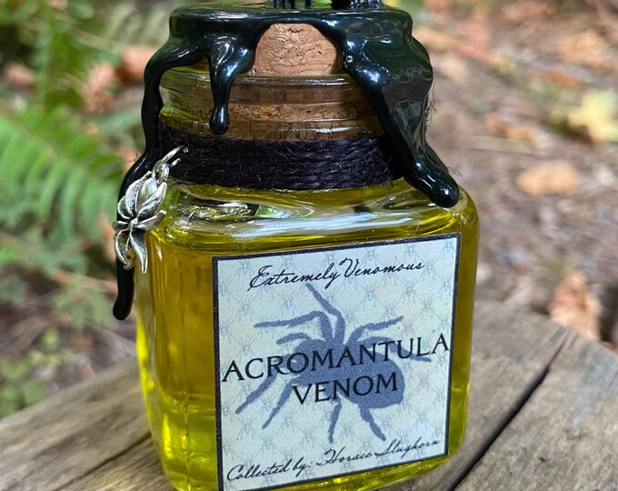 Acromantula Venom Magical Apothecary Potion Bottle Witch and Wizard ...