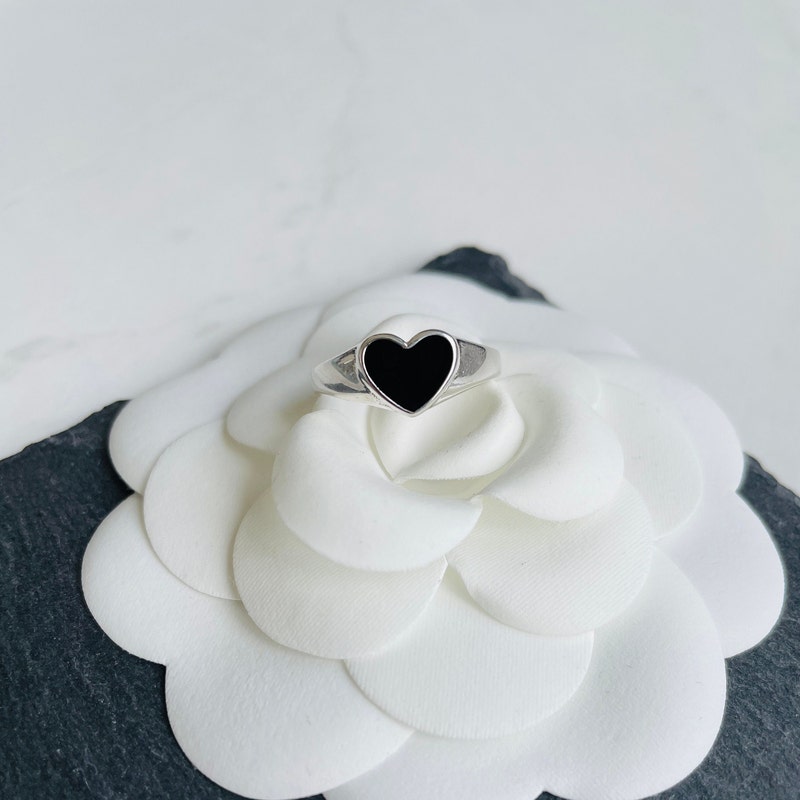 Black Heart Ring - Etsy