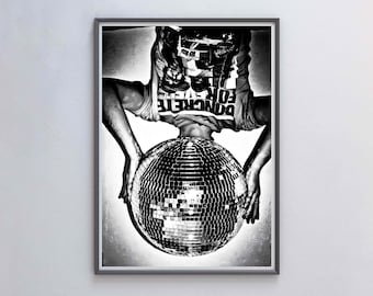 Women Reading Newspaper in Paris Print Black and White - Etsy