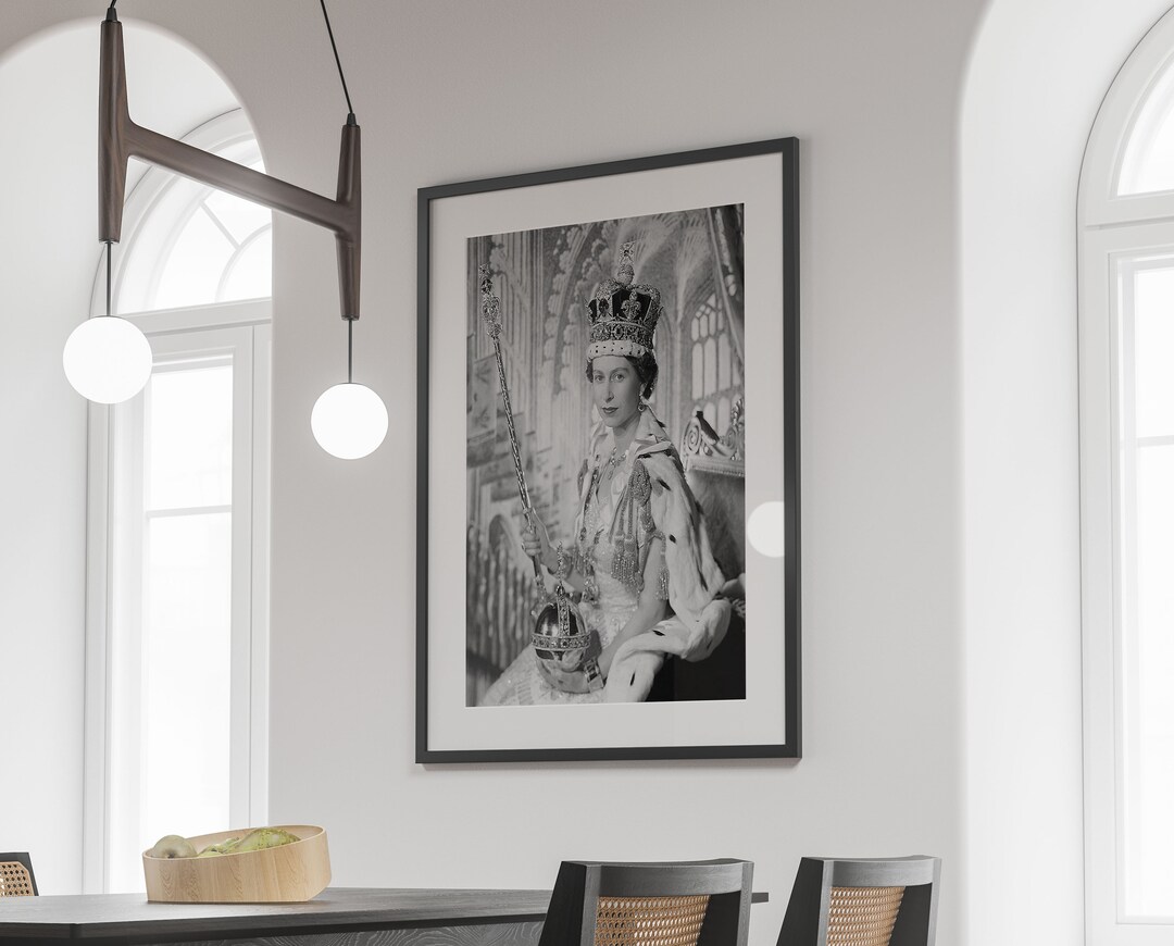Vintage Queen Elizabeth Portrait Print, Farmhouse Wall Art (digital ...