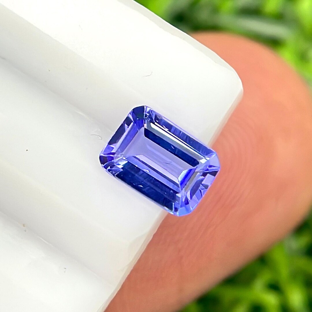 Natural Tanzanite Octagon Cut Stone, Size-7x5 MM , Weight 0.81 CTS ...