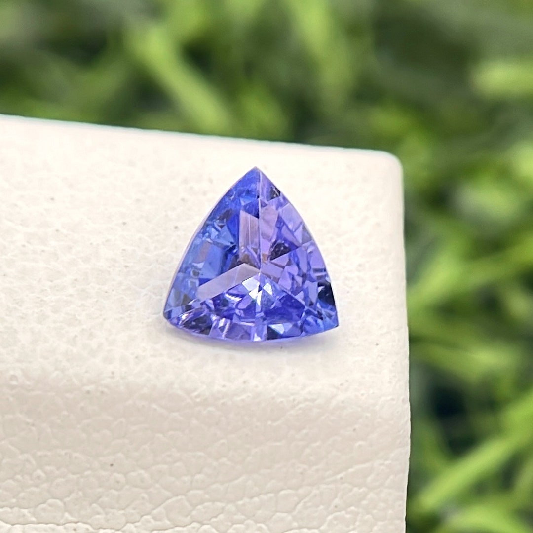 Natural Tanzanite Trillion Cut Stone, Size- 6x5.5 MM, Weight- 0.57 ...