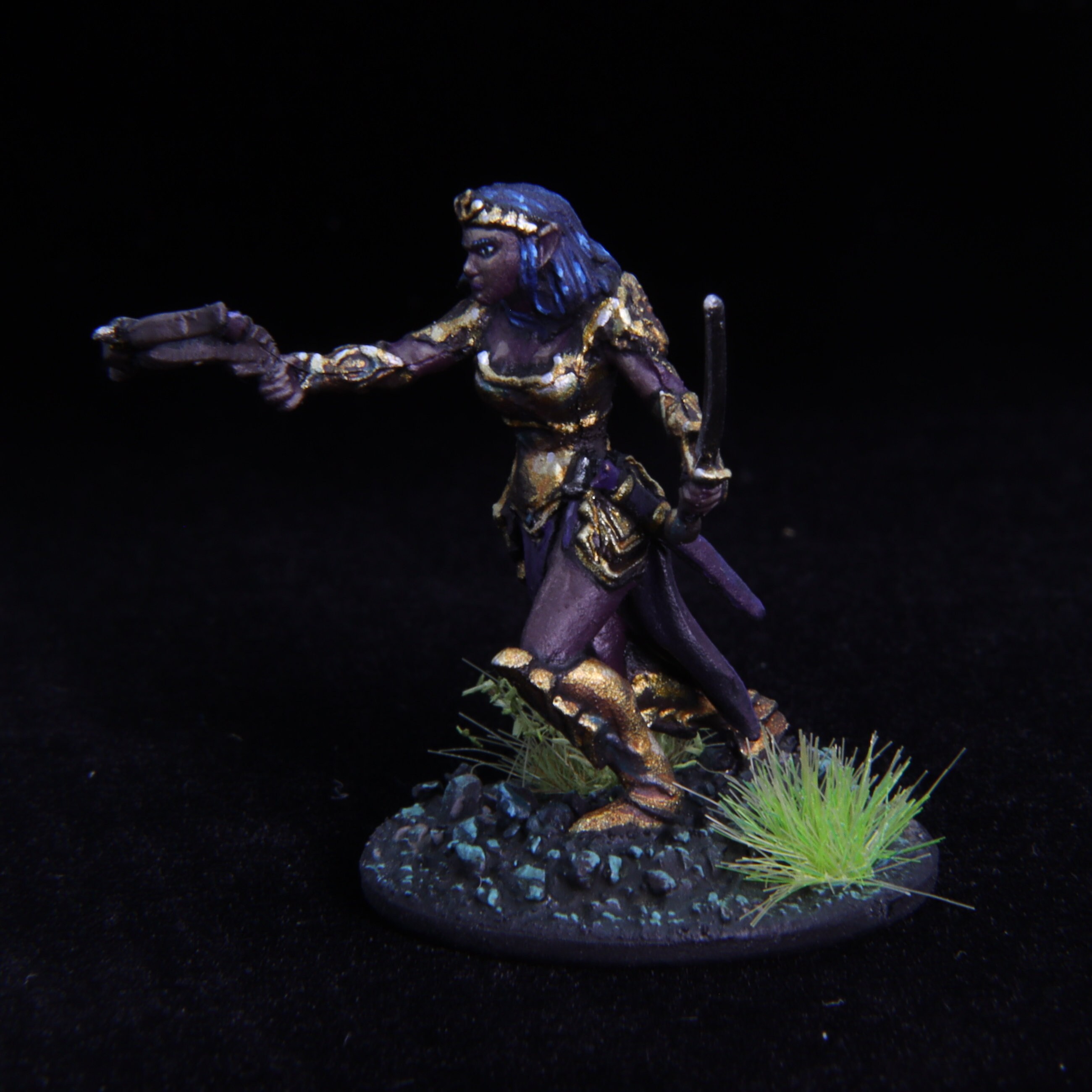 Drow Elf Ranger Hand Painted Tabletop Miniature Dungeons and Dragons D ...