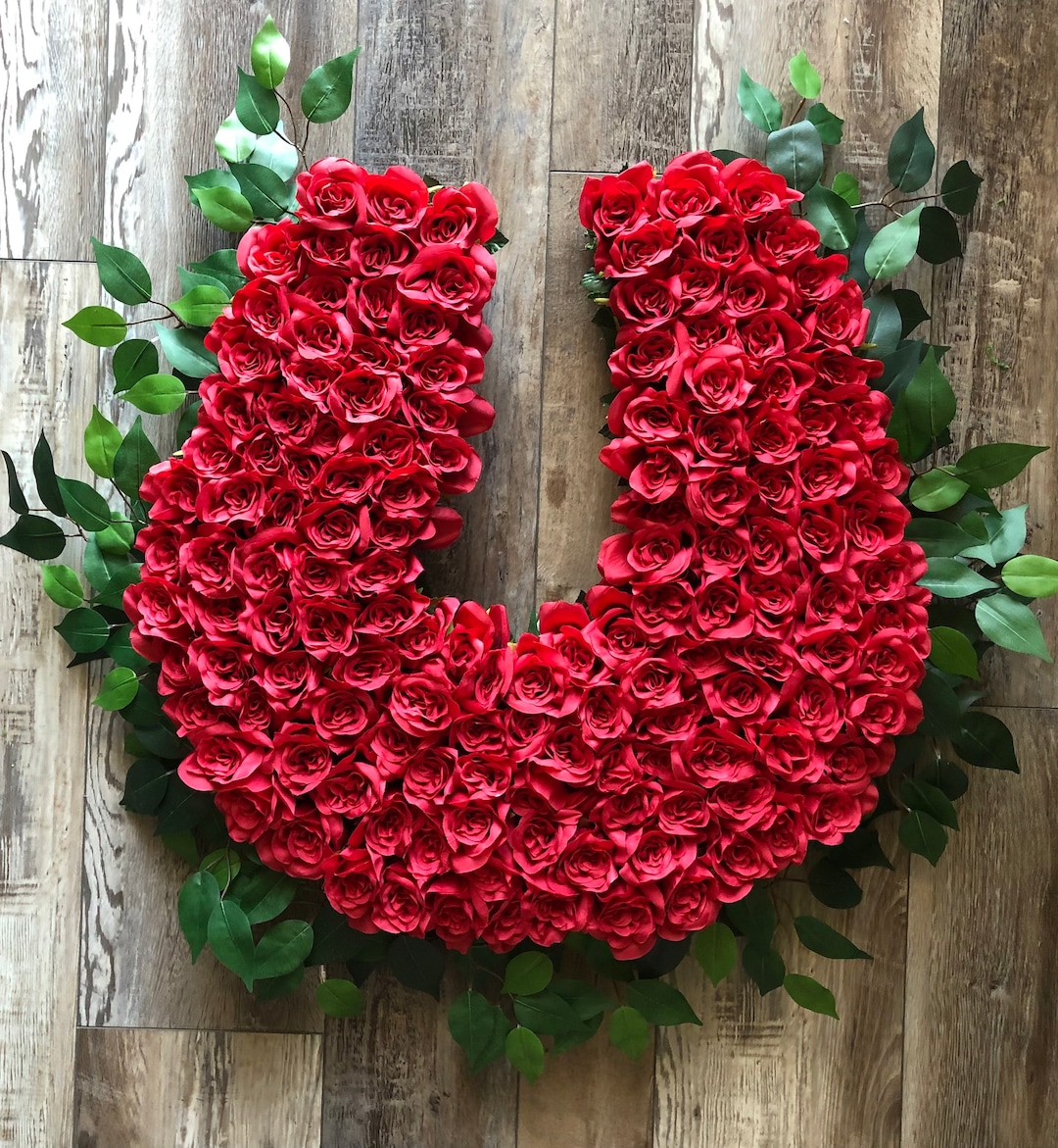 Kentucky Derby Horseshoe Wreath Covered in Red Roses, Kentucky Derby ...