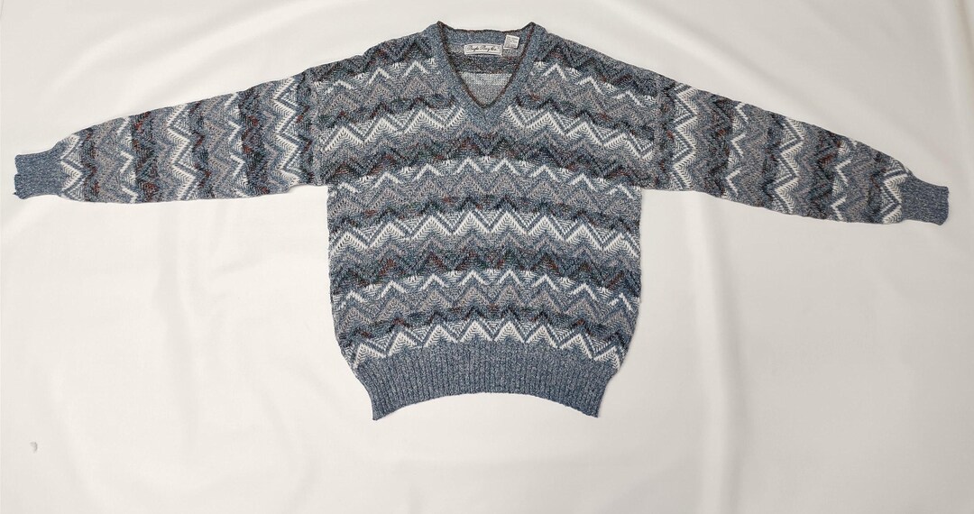 Vintage Bugle Boy Co. 90s Blue and Gray Long Sleeve V-neck Chevron ...