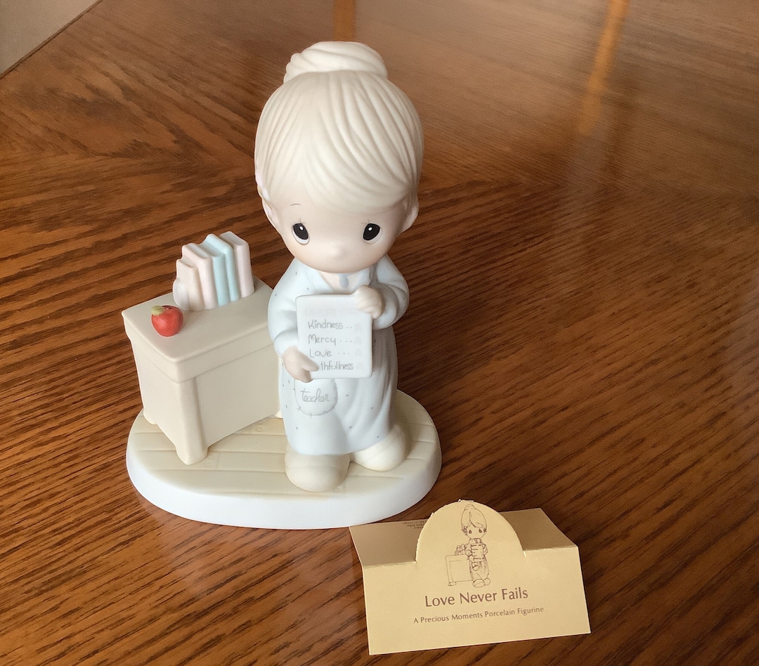 1984 Precious Moments Figurine Vintage Love Never Fails - Etsy