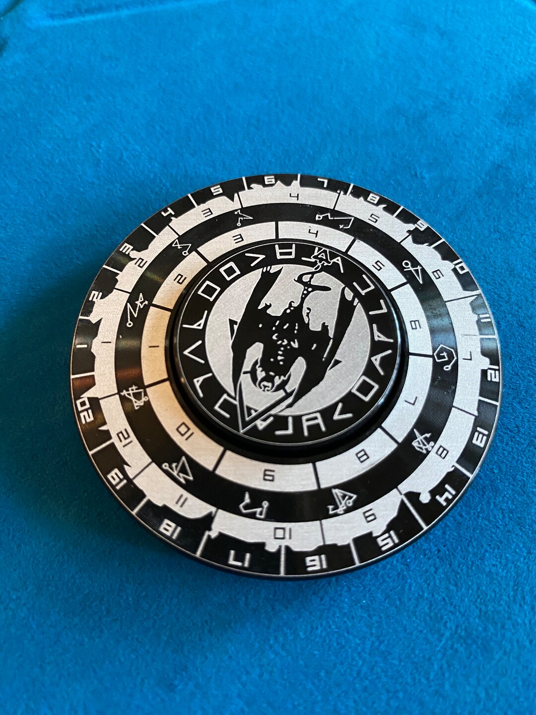 Dice Set Full Dnd/rpg Metal Fidget Spinner . Spinner Contains Markings ...