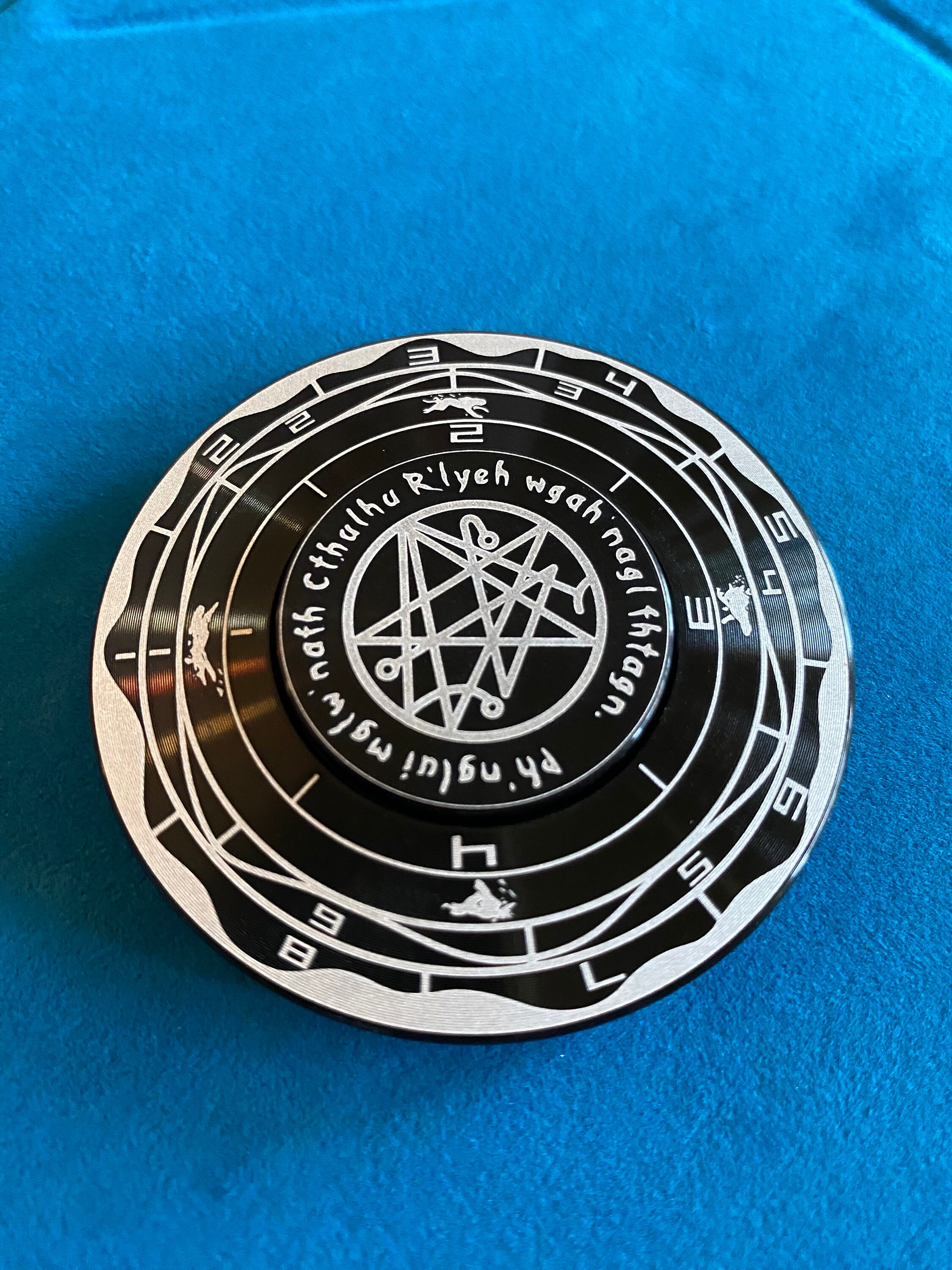 Dice Set Full Dnd/rpg Metal Fidget Spinner . Spinner Contains Markings ...